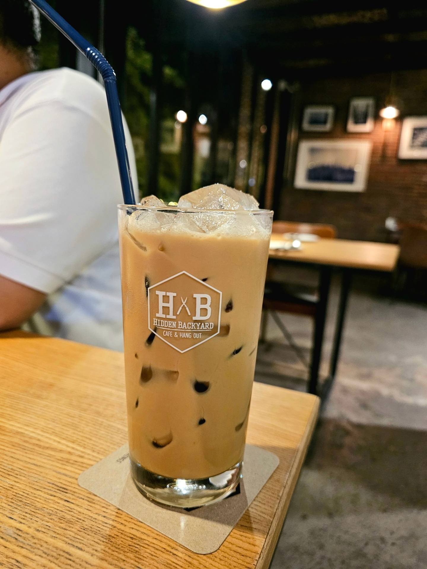 THAI ICED COFFEE ร้าน Hidden Backyard Cafe & Hangout