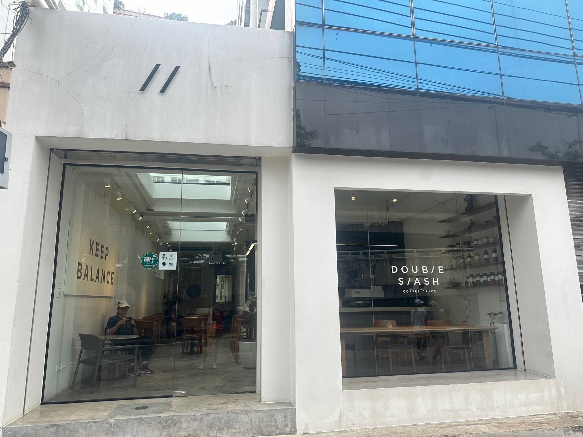 รีวิว DOUBLE SLASH // COFFEE SPACE RAMA 8 - DOUB/E S/ASH