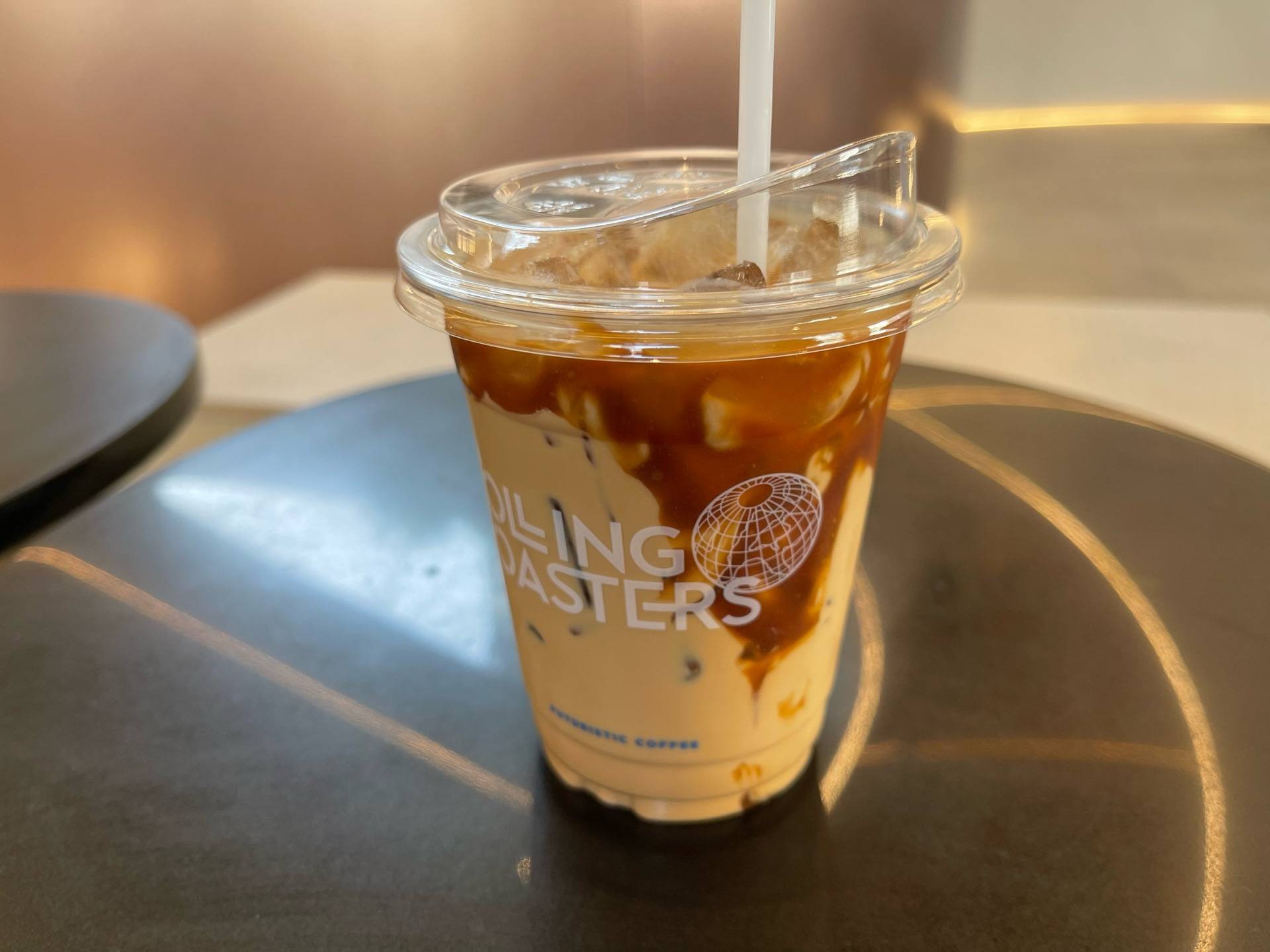 รีวิว Rolling Roasters ROLLING ROASTERS - ร้านกาแฟสวย คุณภาพดี