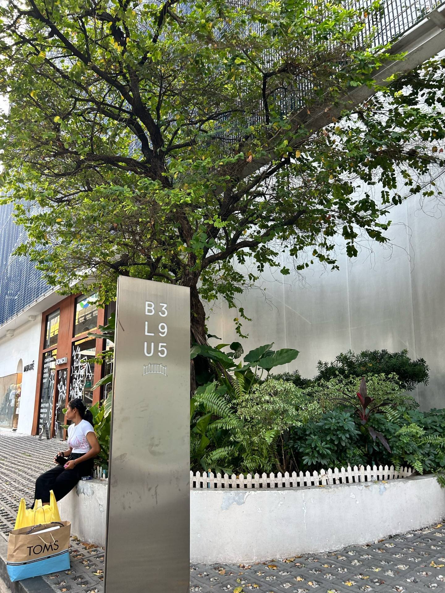 รีวิว Blu395 - ห้องพักใจกลางสะพานควาย ติดถนนใหญ่