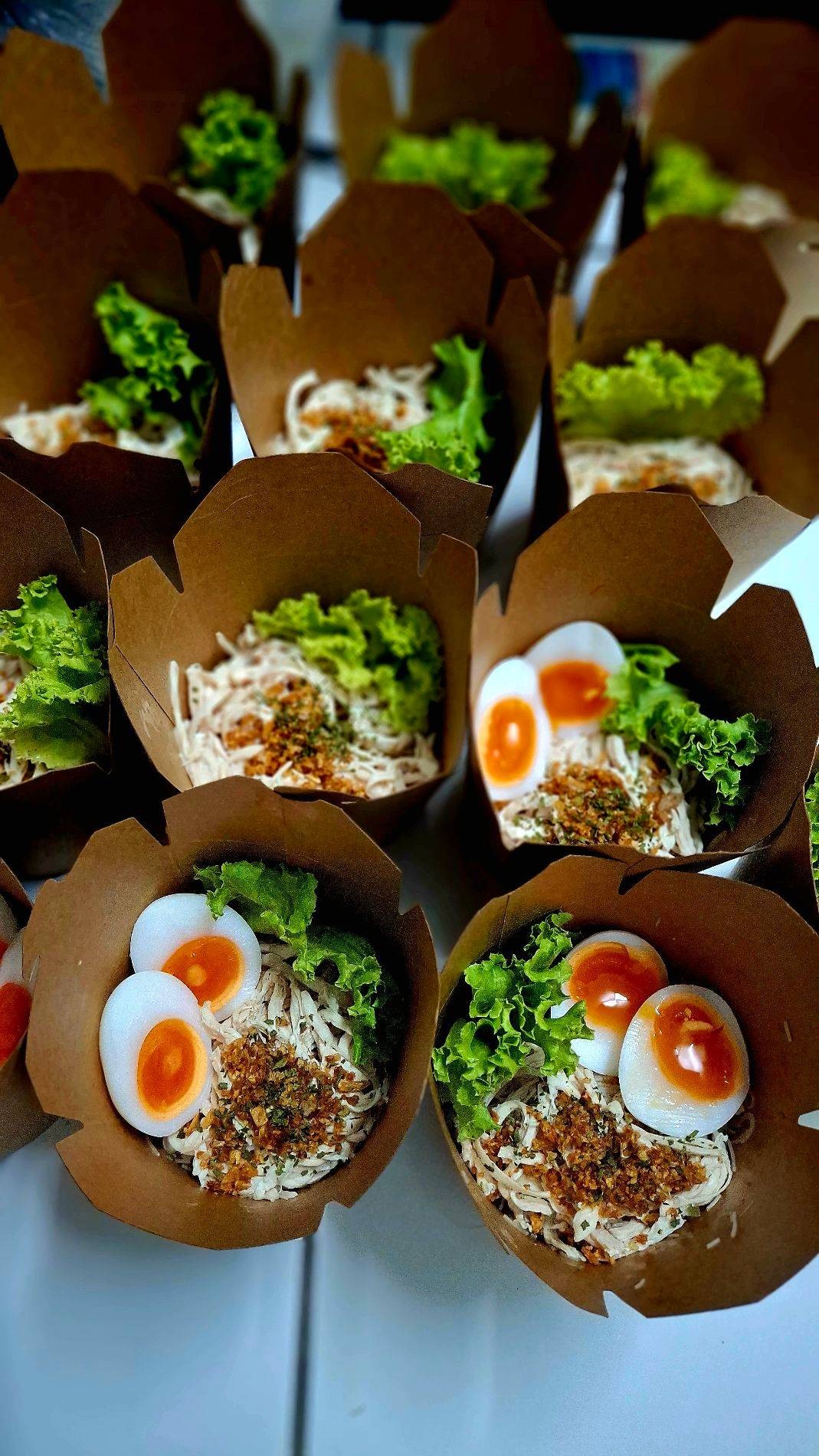 หมี่ไก่ฉีกวัยรุ่นสร้างตัว - สั่งอาหารเดลิเวอรี | Wongnai x LINE MAN