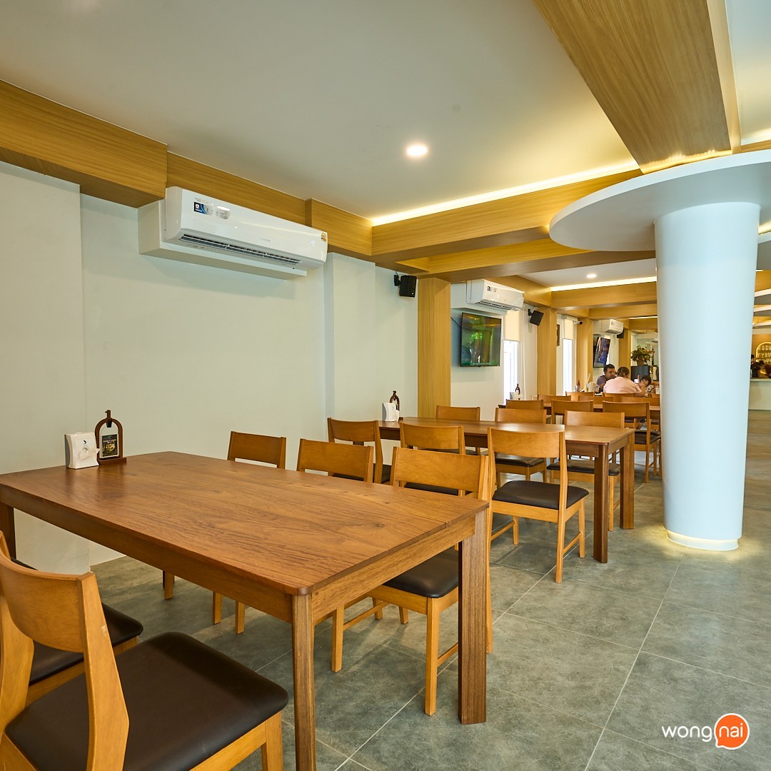 "Chom Cafe and Restaurant Hua Hin" คาเฟ่และร้านอาหารท่ามกลางธรรมชาติ