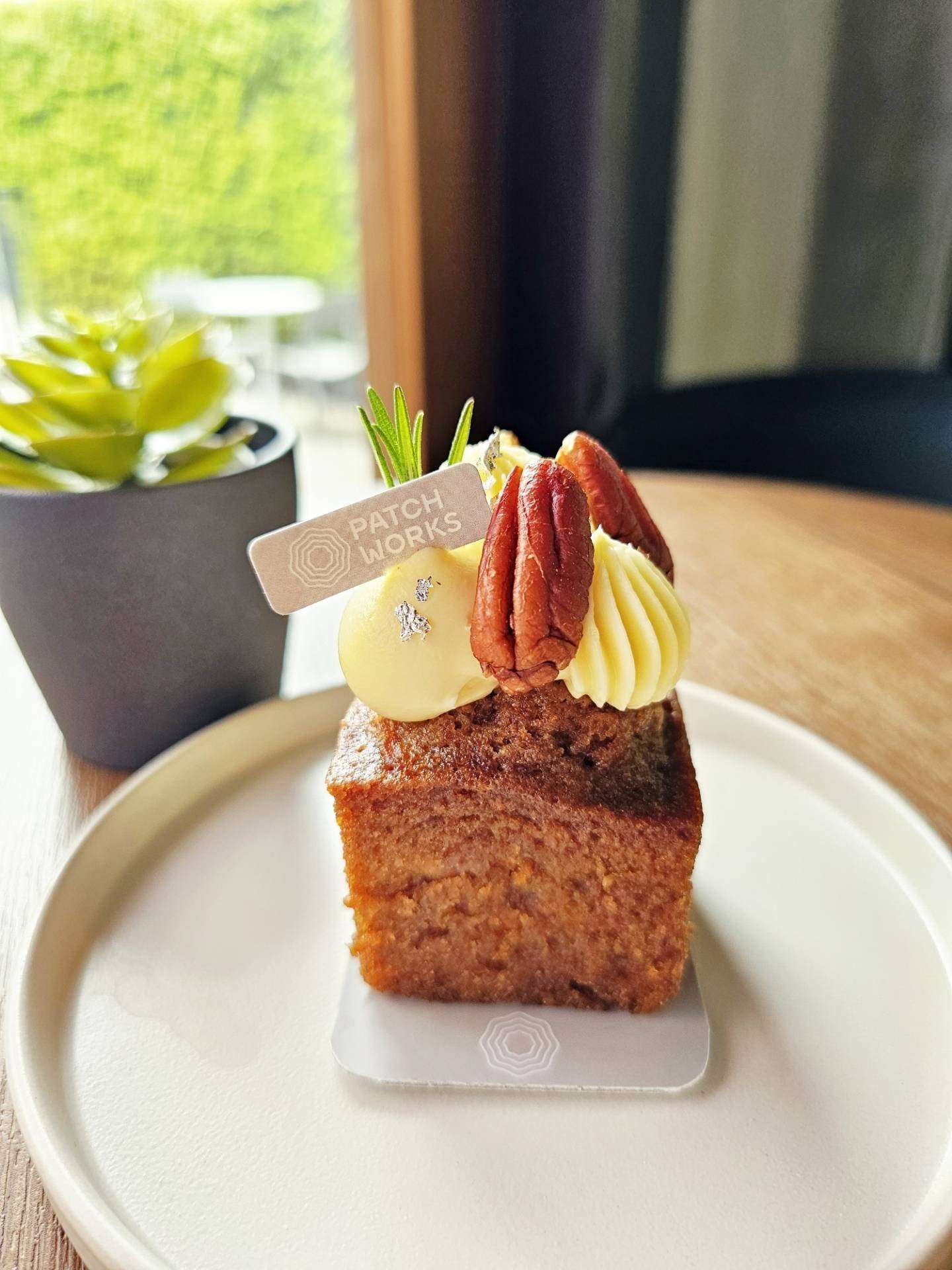 CARROT CAKE ร้าน PATCHWORKS Fine Pastry & Dessert MRT Bang O
