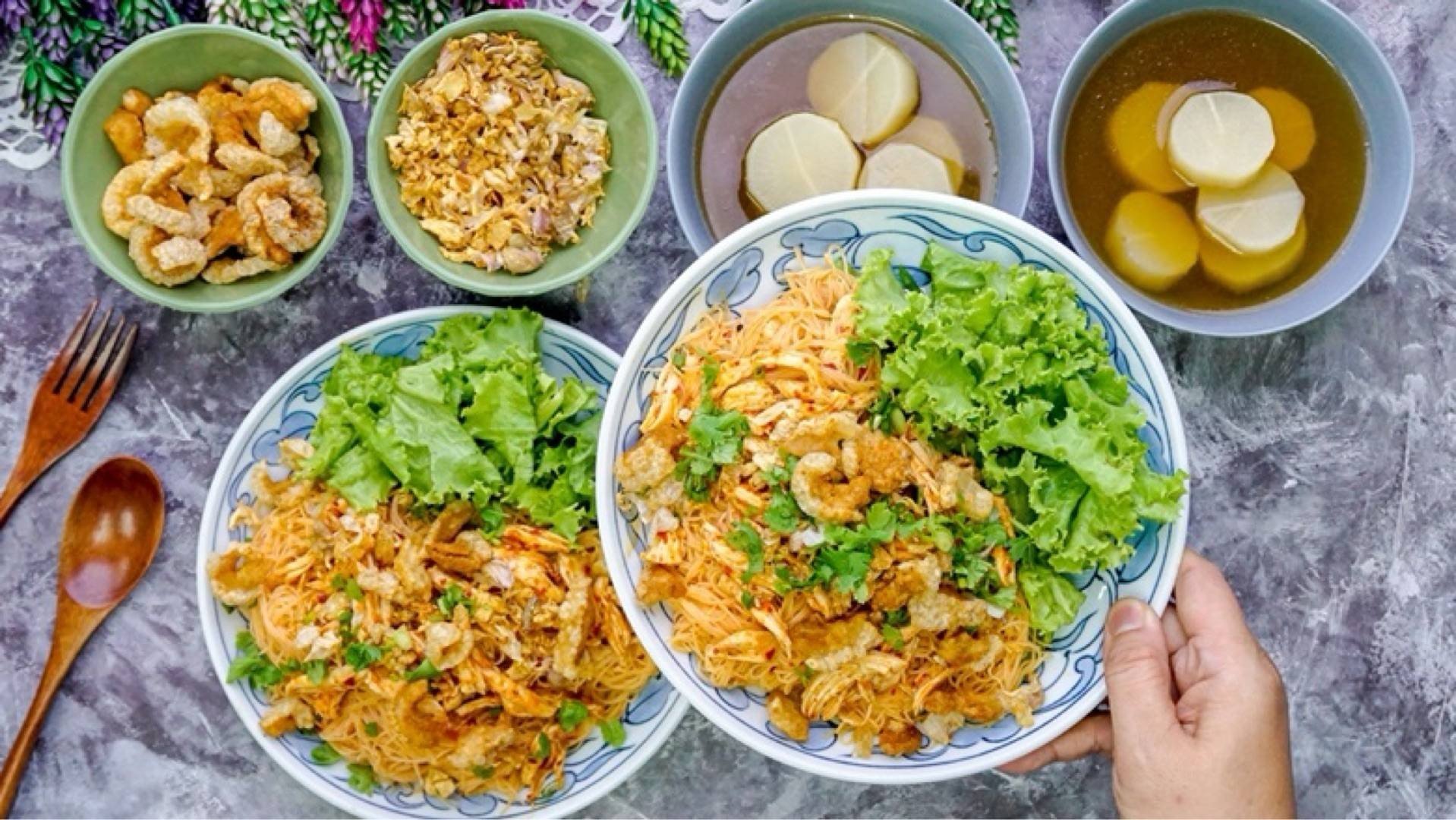 Ma Gin Mhee ลาดปลาเค้า - สั่งอาหารเดลิเวอรี | Wongnai x LINE MAN