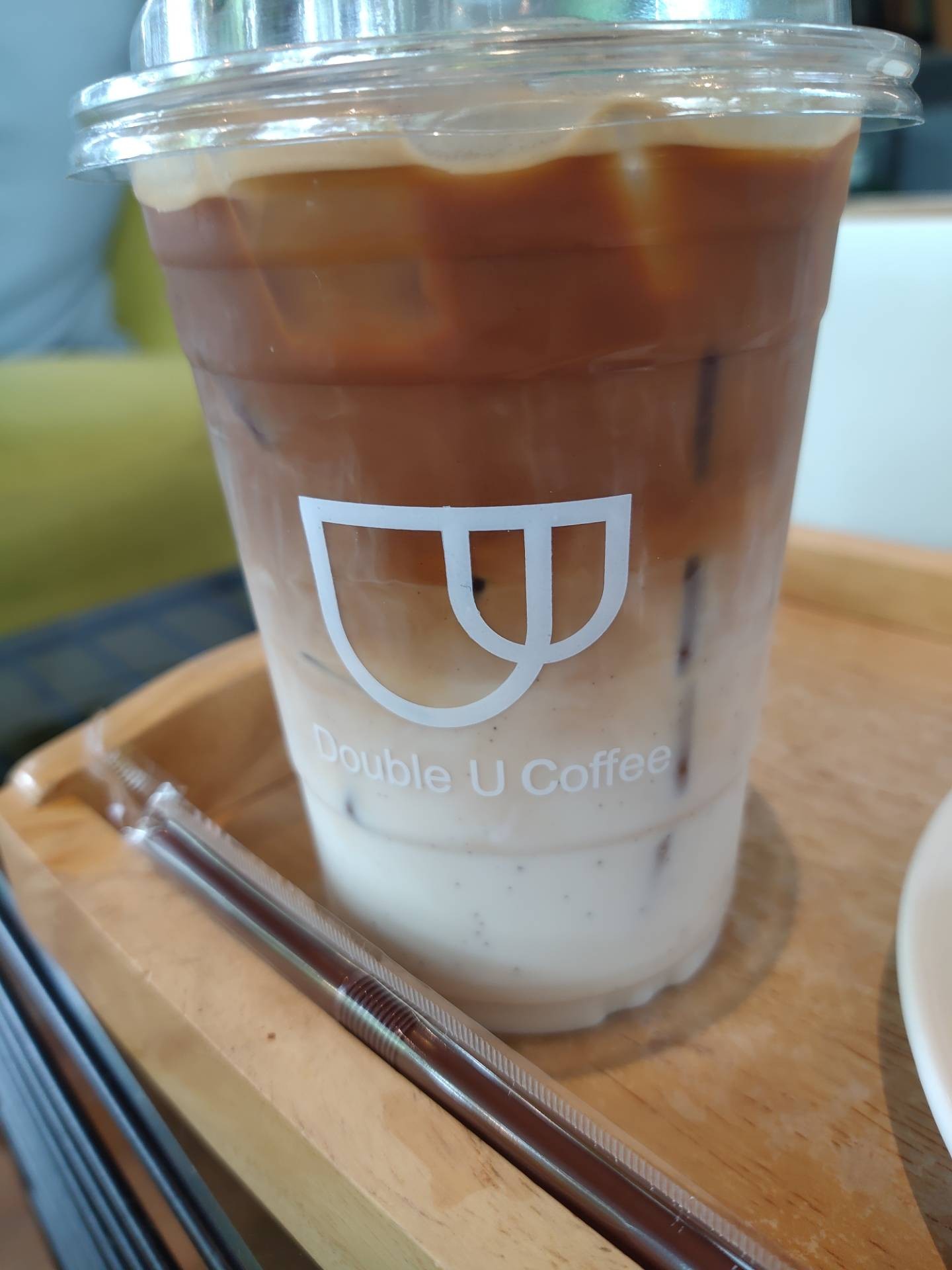 รีวิว Double U Coffee - ร้านสวย ต้นไม้เยอะร่มรื่นมาก กาแฟ+ขนมราคาน่ารัก