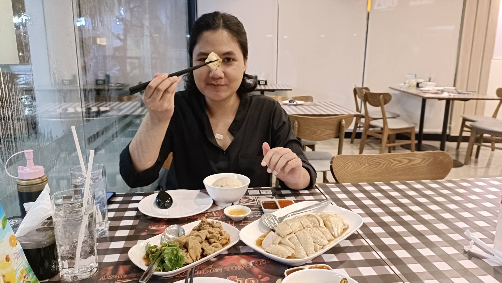 รีวิว บุญตงกี่ ปั๊มพีที ศาลายา (PT Max Park) - ไก่ใหญ่นุ่มอร่อย