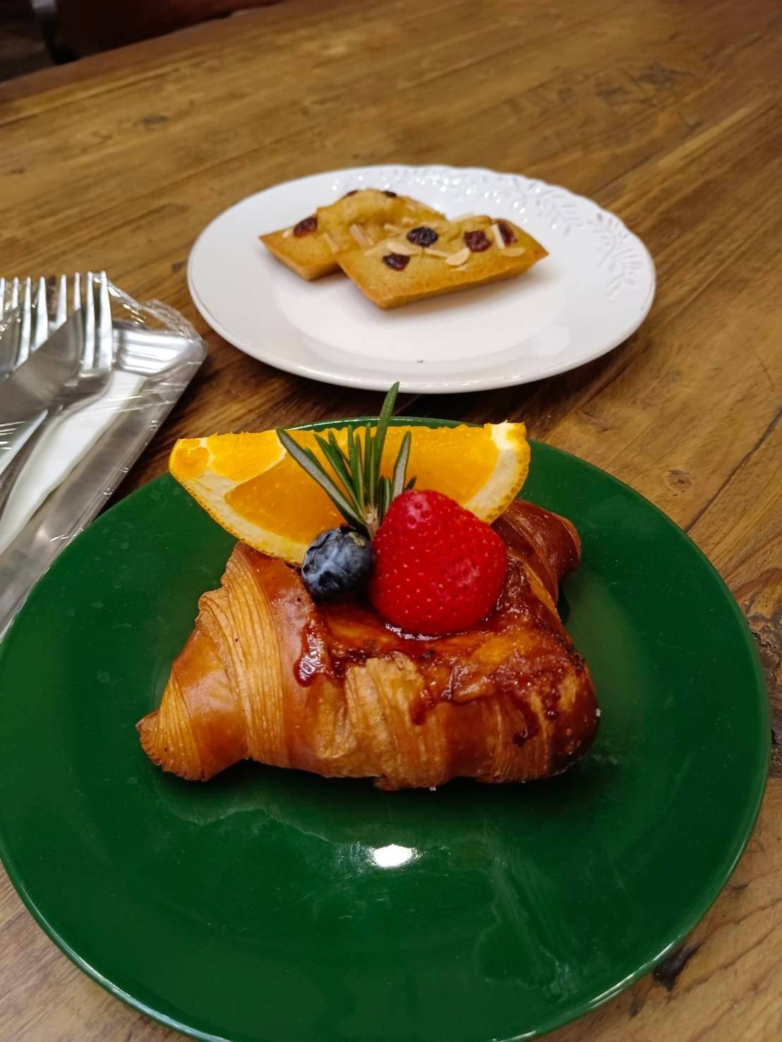 Creme Bruleee Croissant • 155 ร้าน BEURRE&BOULANGER CHACHOENGSAO