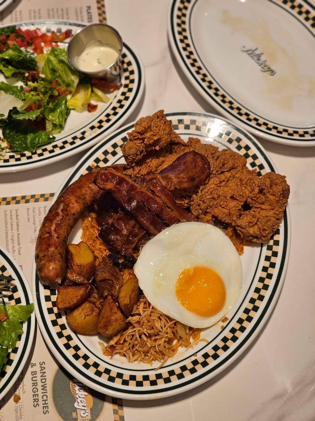 รีวิว Mickey's Diner BKK - ข้าวผัดอเมริกันที่อร่อยที่สุดในใจ