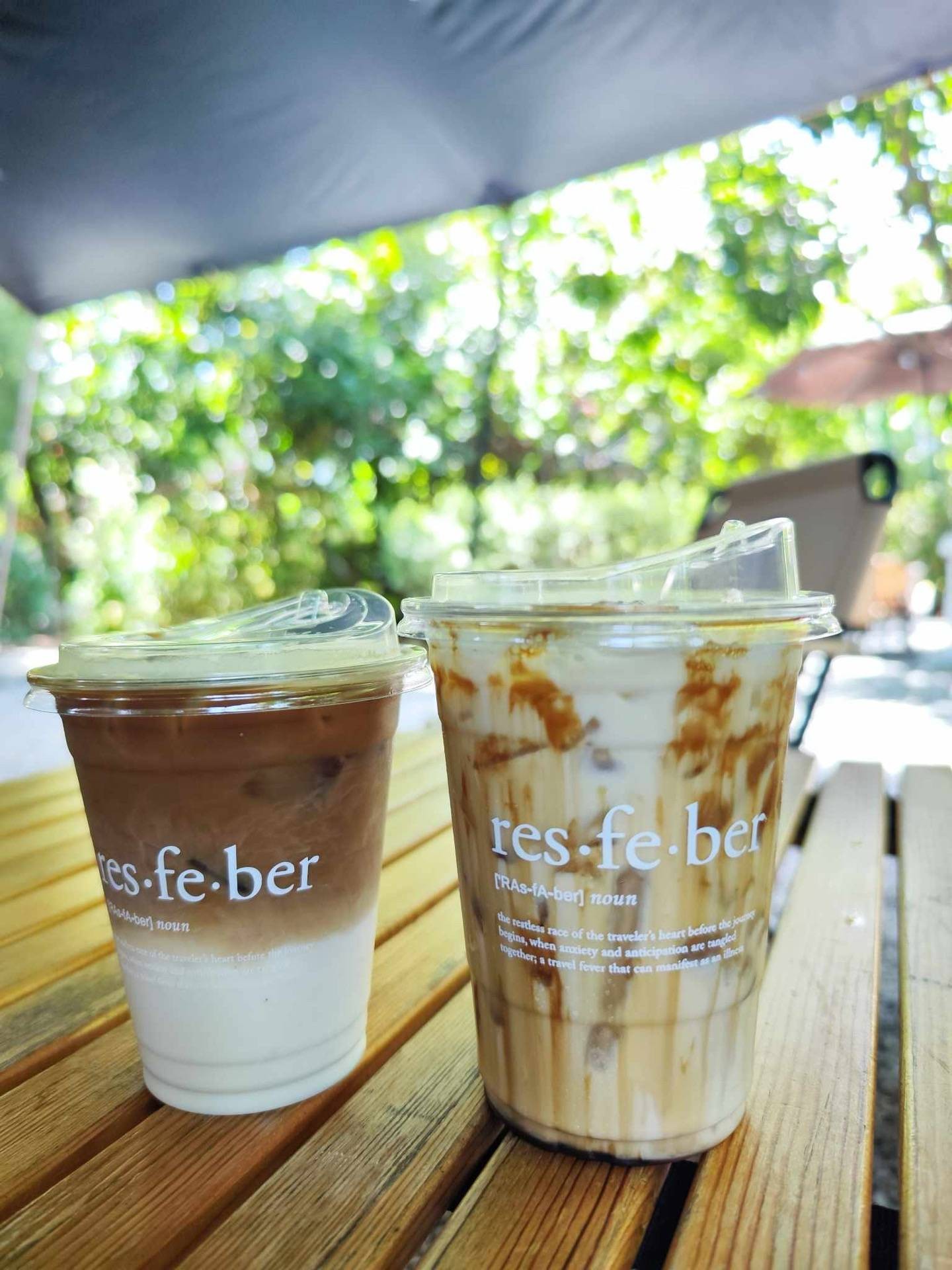 Iced Latte • Iced Latte กับ Brown Sugar Latte ร้าน Resfeber cafe รังสิต