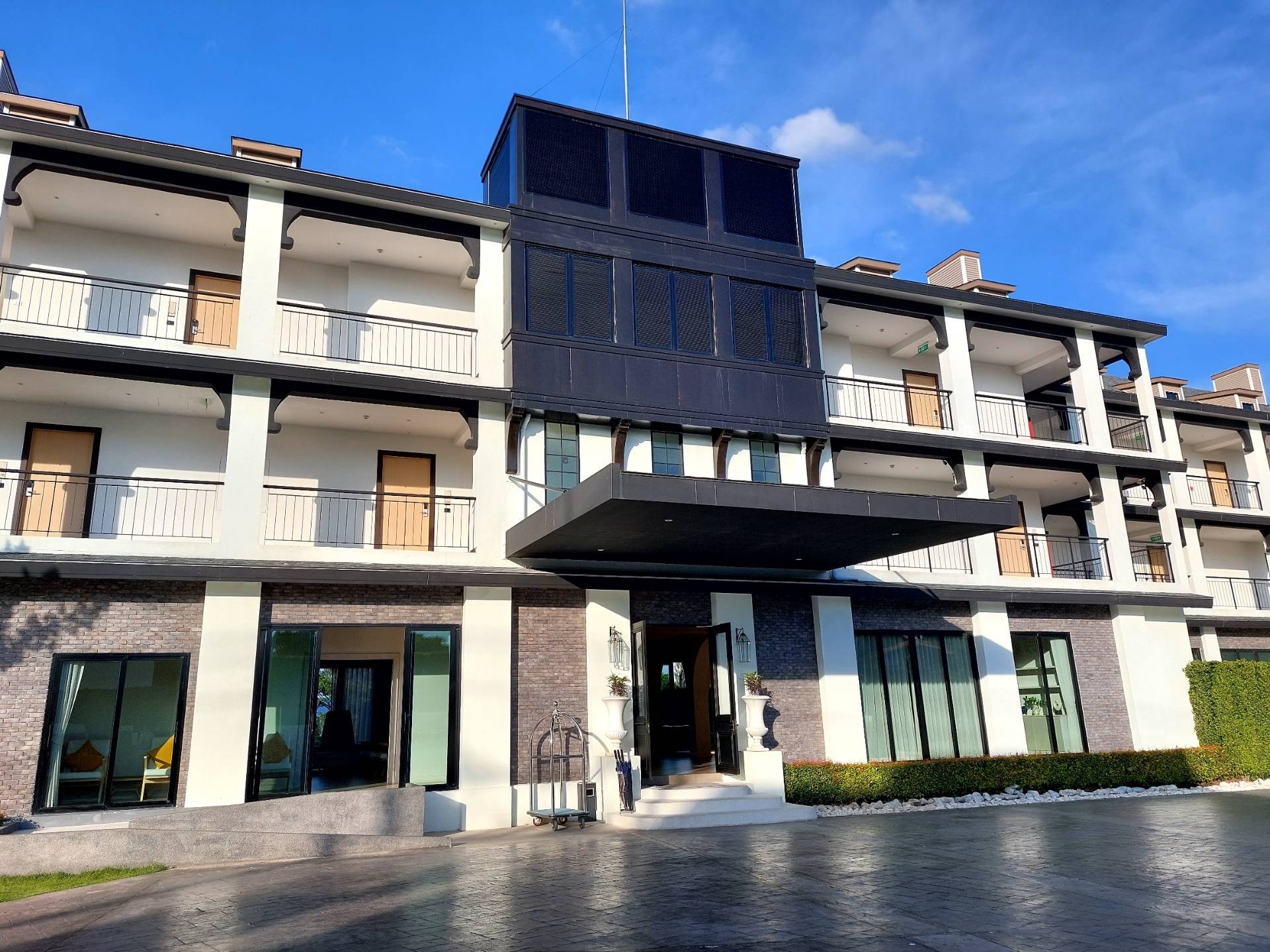 รูป Bergh Apton Khaoyai