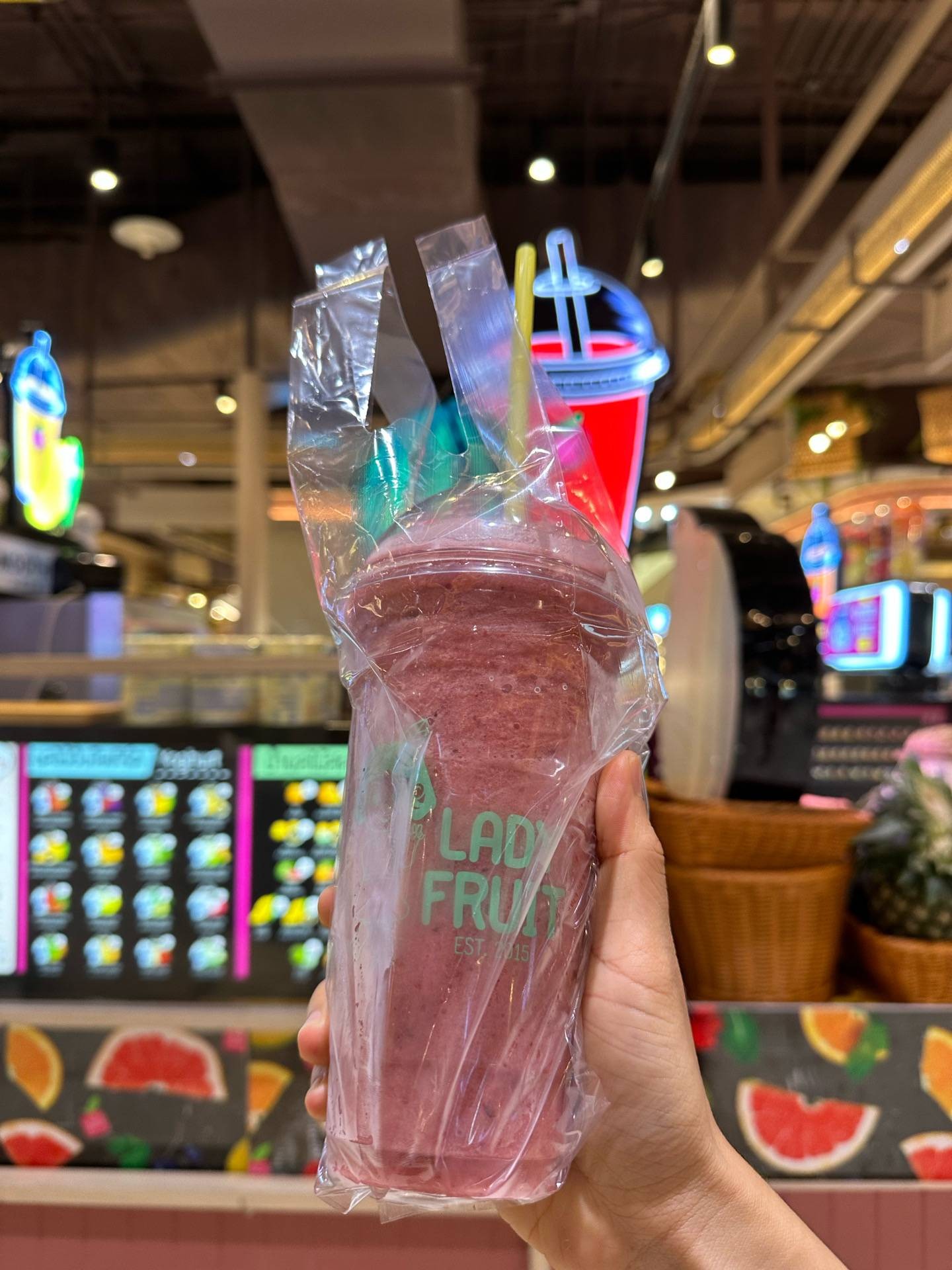 รีวิว Lady Fruit น้ำผลไม้ปั่น ชั้นG เซ็นทรัล เชียงใหม่ ชั้น G เซ็นทรัล ...