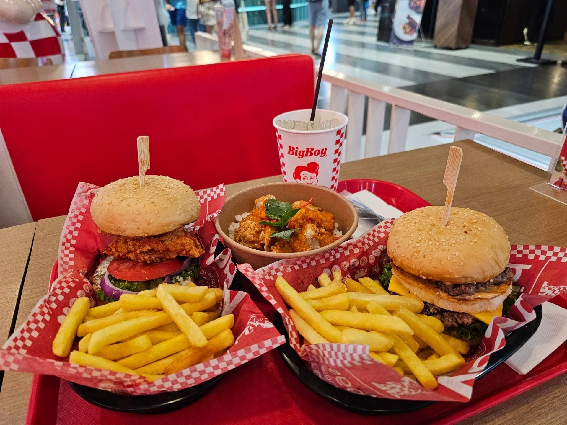 รีวิว Big Boy Burger MBK - ไก่ทอดชิ้นใหญ่ เนื้อแน่นมาก