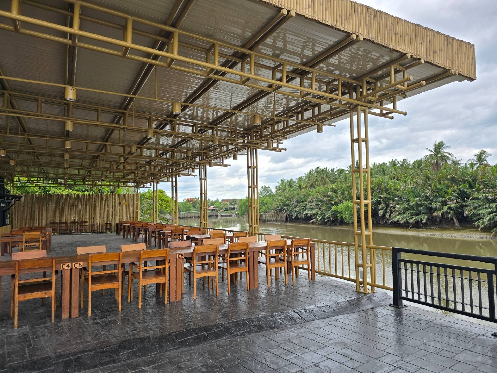 รูป The Buffalo Cafe'