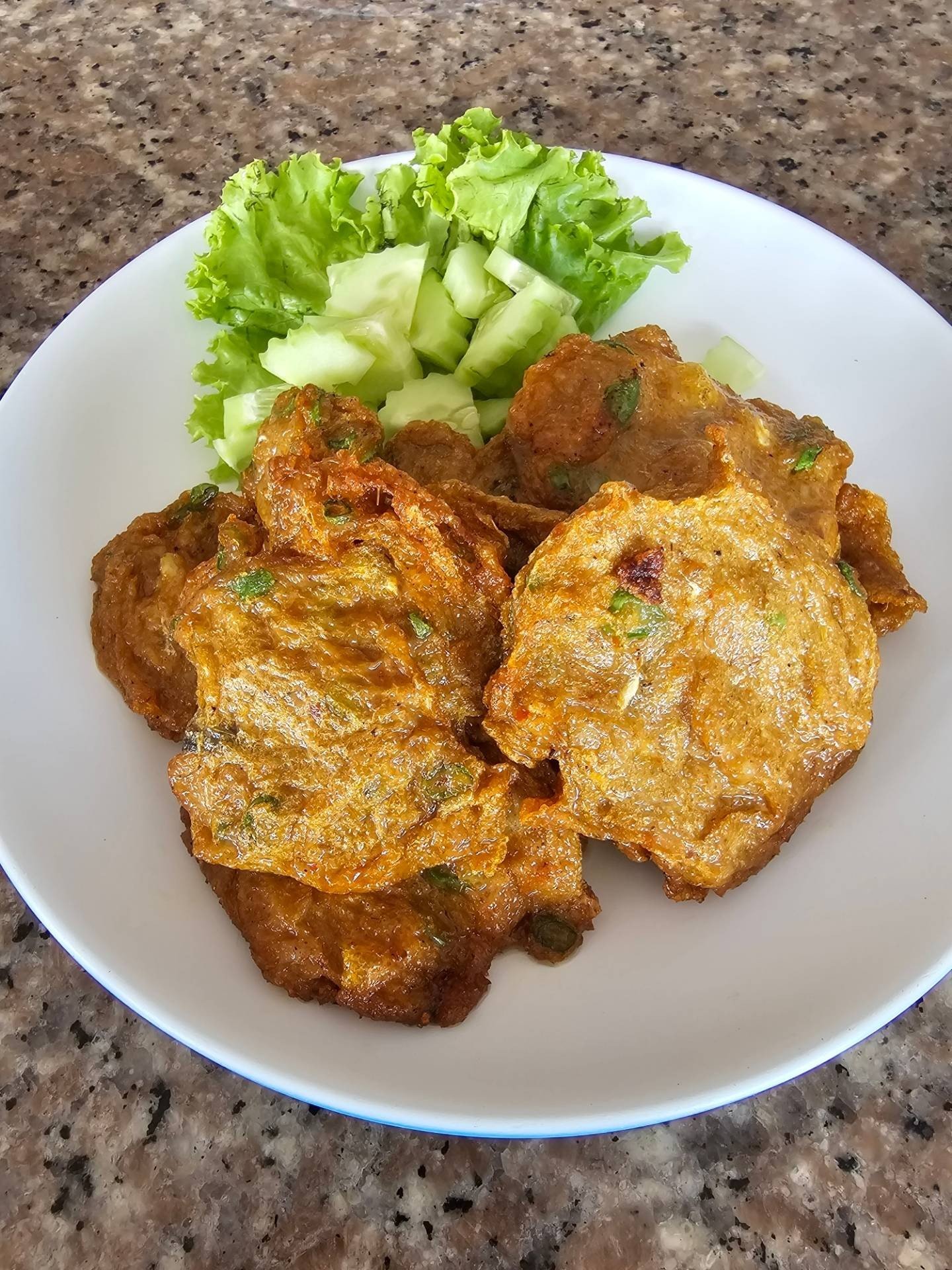 ทอดมันปลา • 120 บาท ร้าน ข้าวต้มหัวปลาฝาแฝด ขุนกระทิง