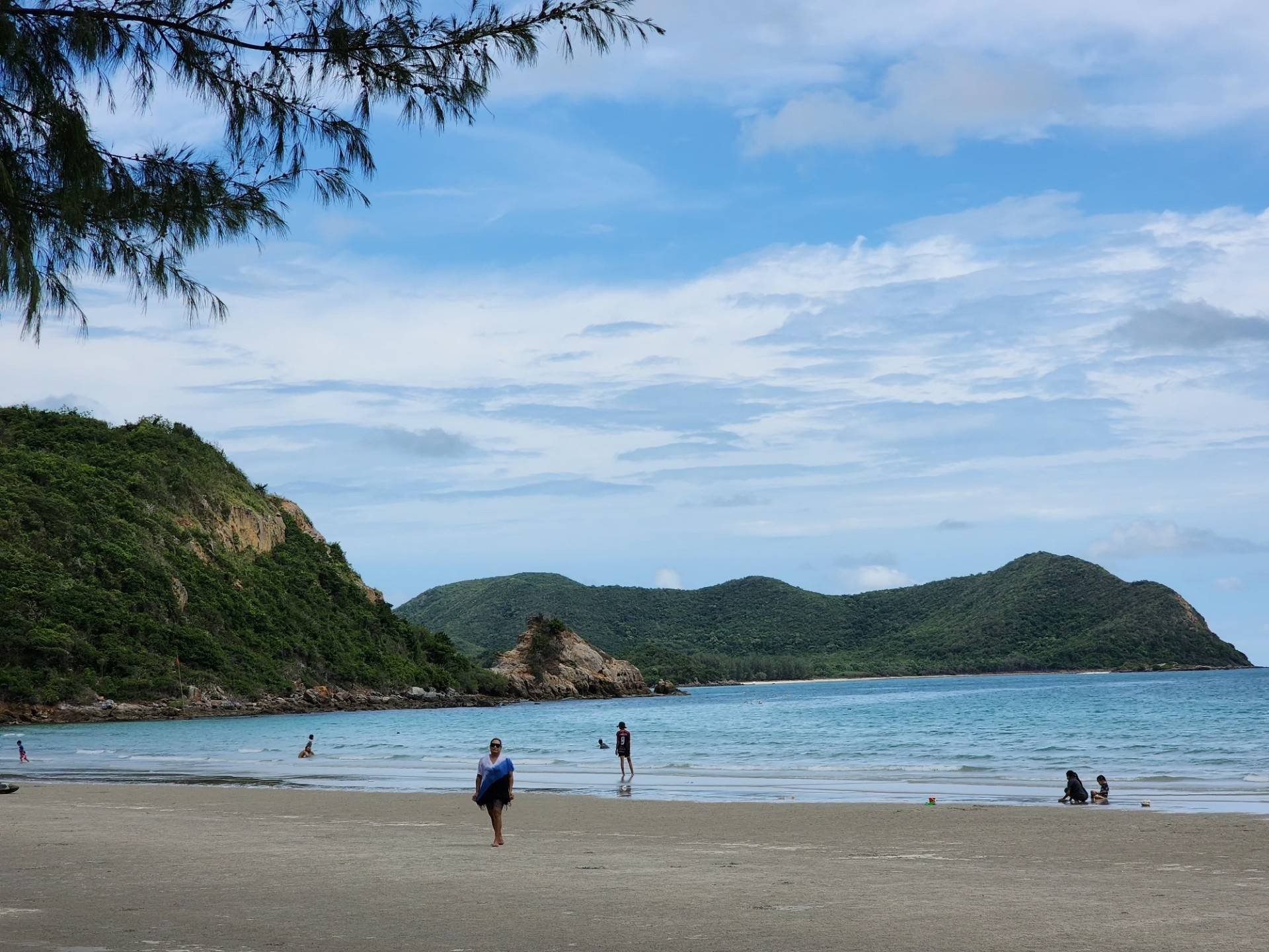 รูป หาดน้ำใส