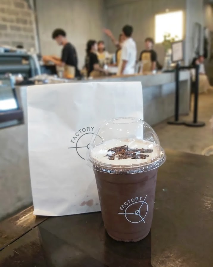 รีวิว Factory Coffee - BKK พญาไท - ‘เดี๋ยวนี้ลูกค้าเยอะมากกกก ไม่ค่อย ...