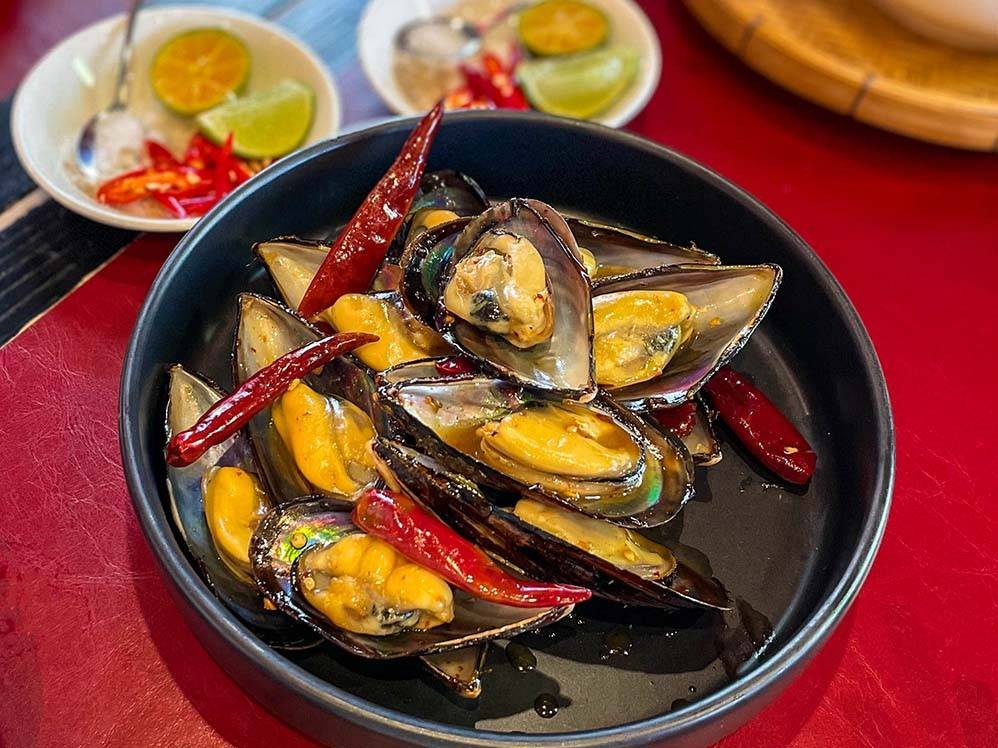 Vietnamese Baked Mussels ร้าน Yuenan The Circle Ratchapruk Tha Circle ...