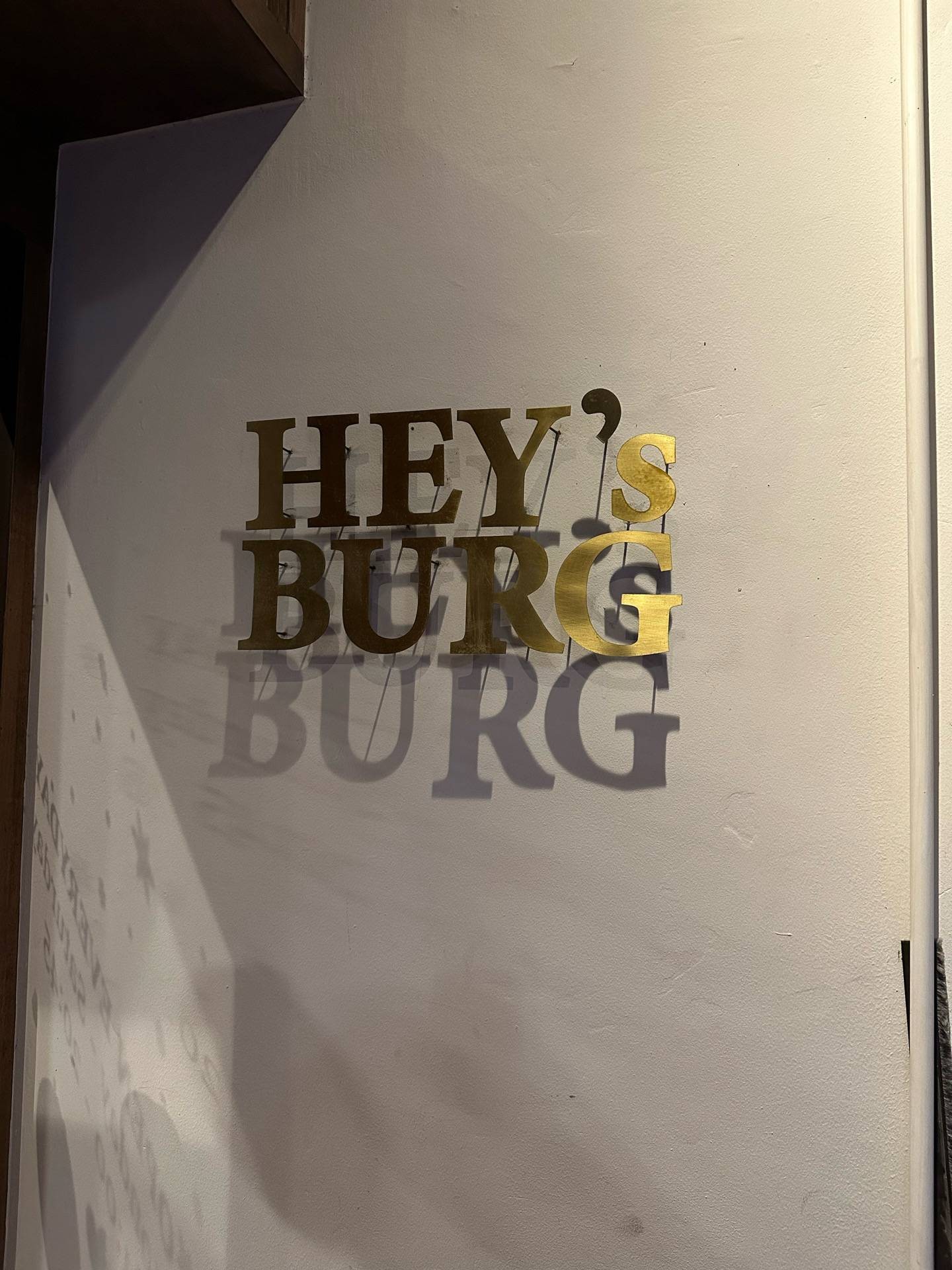 รีวิว Hey's Burg สามย่าน - โอมุไรซ์ก็ดี แกงกะหรี่ก็เลิศ