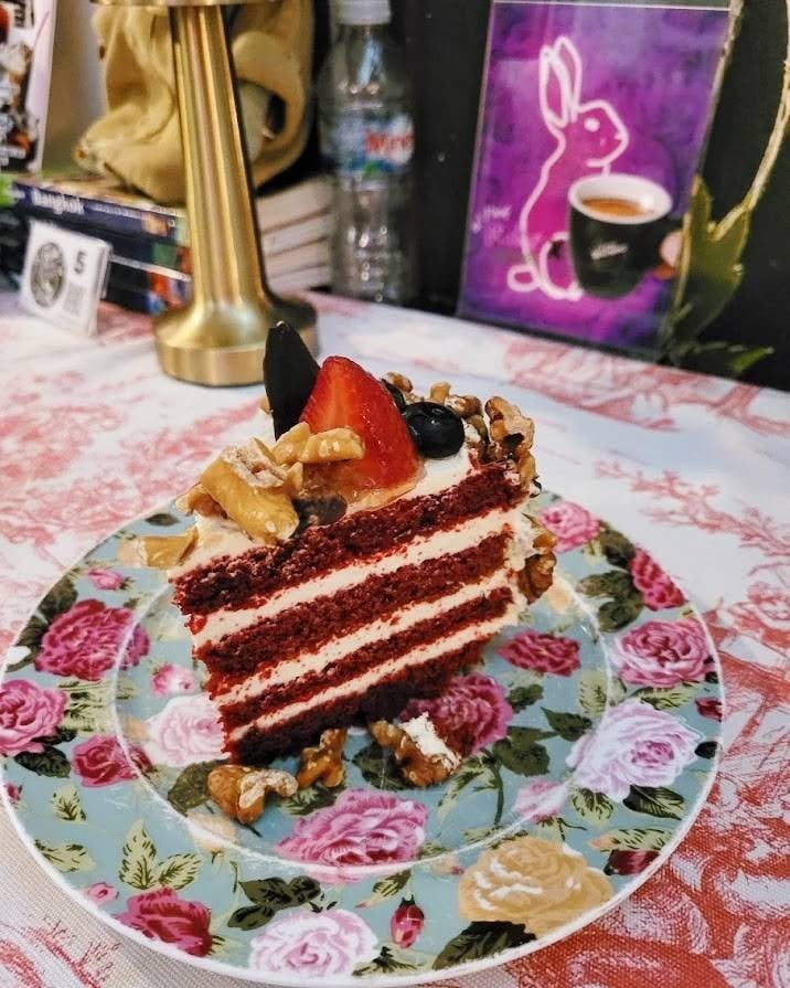 รูป A Pink Rabbit + Bob ท่าเตียน