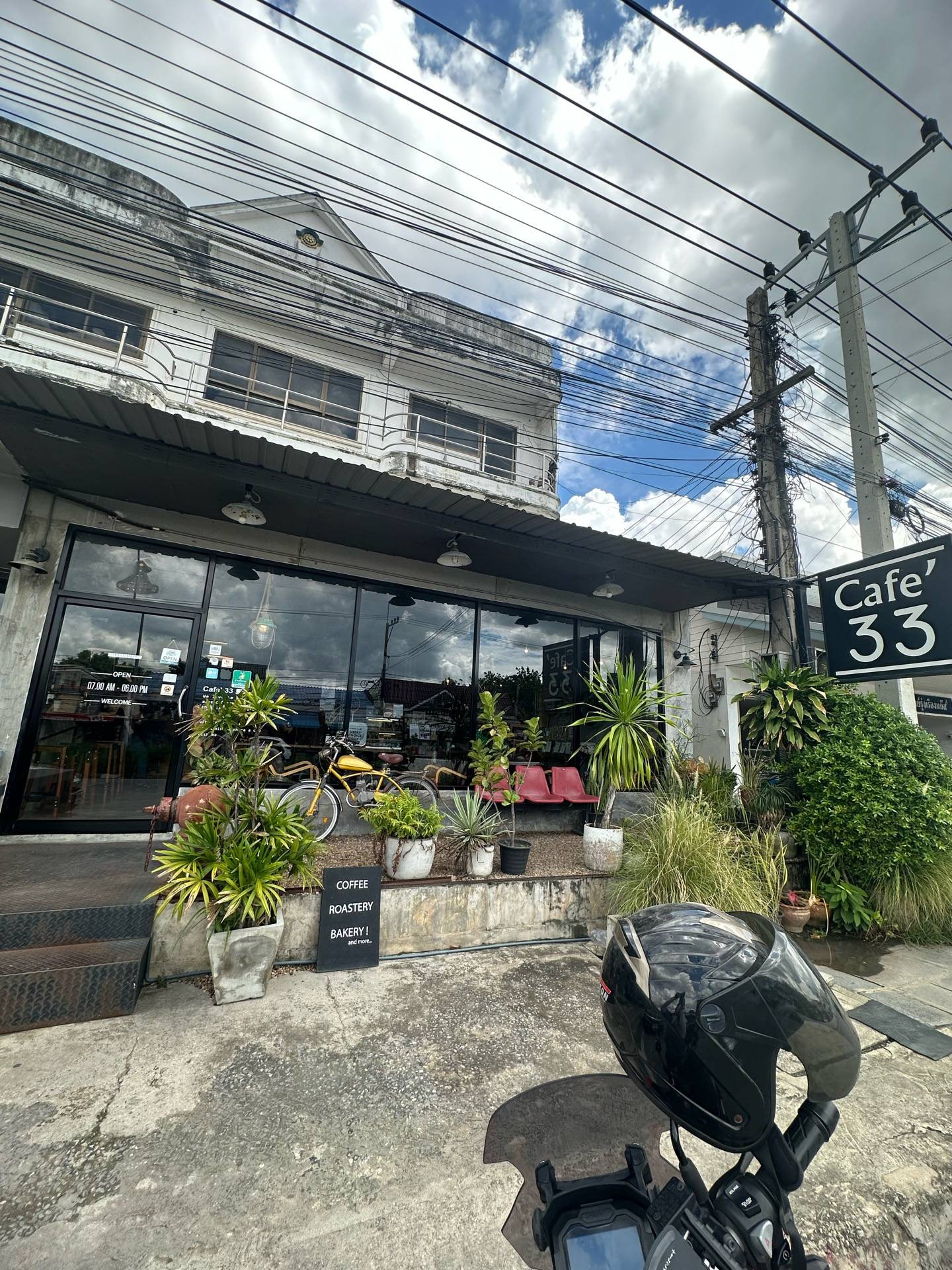 รีวิว Cafe'33 - #LineManwongnaiUserschoice2024 ร้าน cafe น่ารัก กาแฟ ...