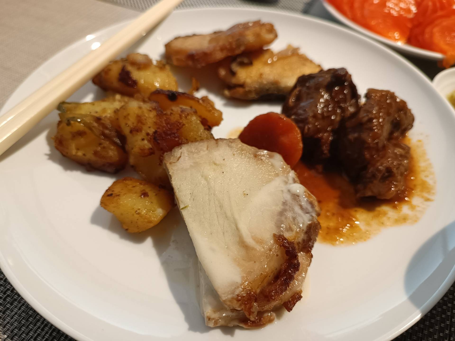 บุฟเฟ่ต์นานาชาติ ร้าน Chon Som All Day Dining by Courtyard Marriott ...