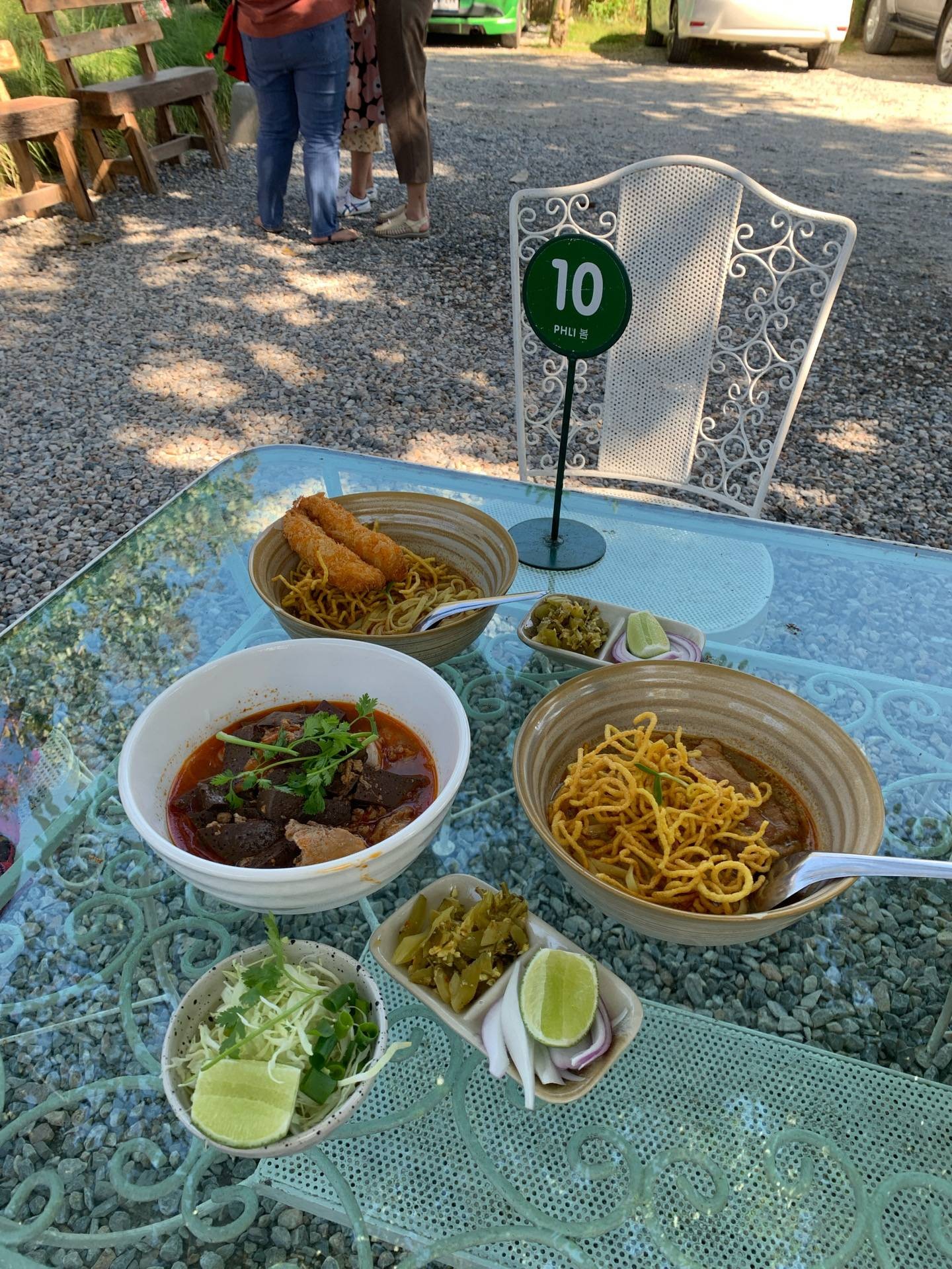 รีวิว ผลิ : phli cafe x khaosoi - ร้านคาเฟ่ข้าวซอยที่น่ารักมากๆ🥰