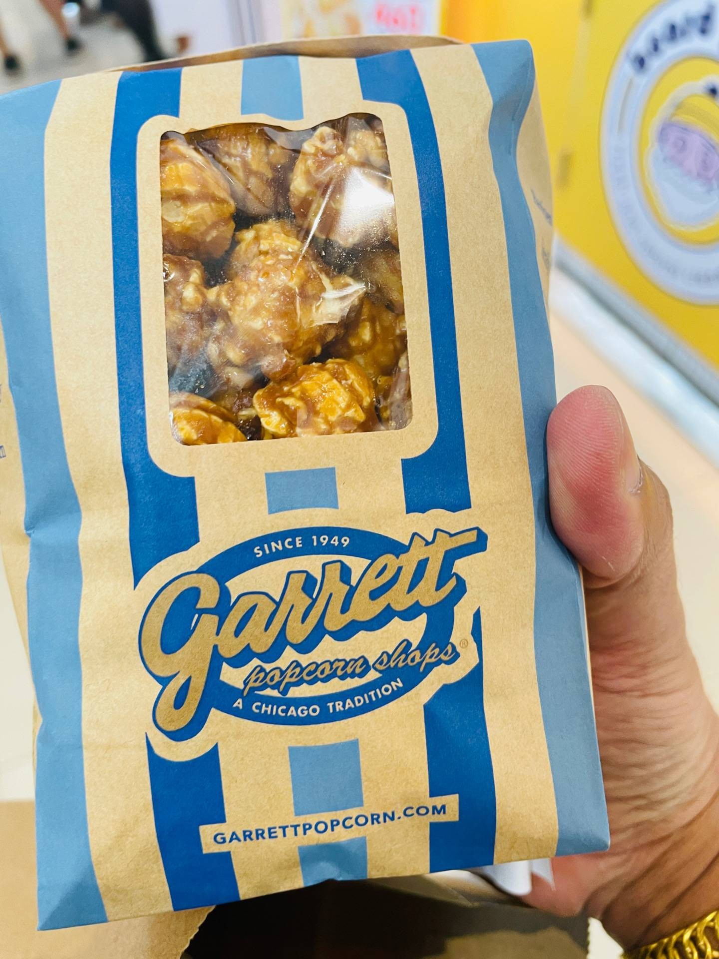รีวิว Garrett Popcorn Mega Bangna - ป็อปคอร์นคาราเมลหวานชื่นใจ