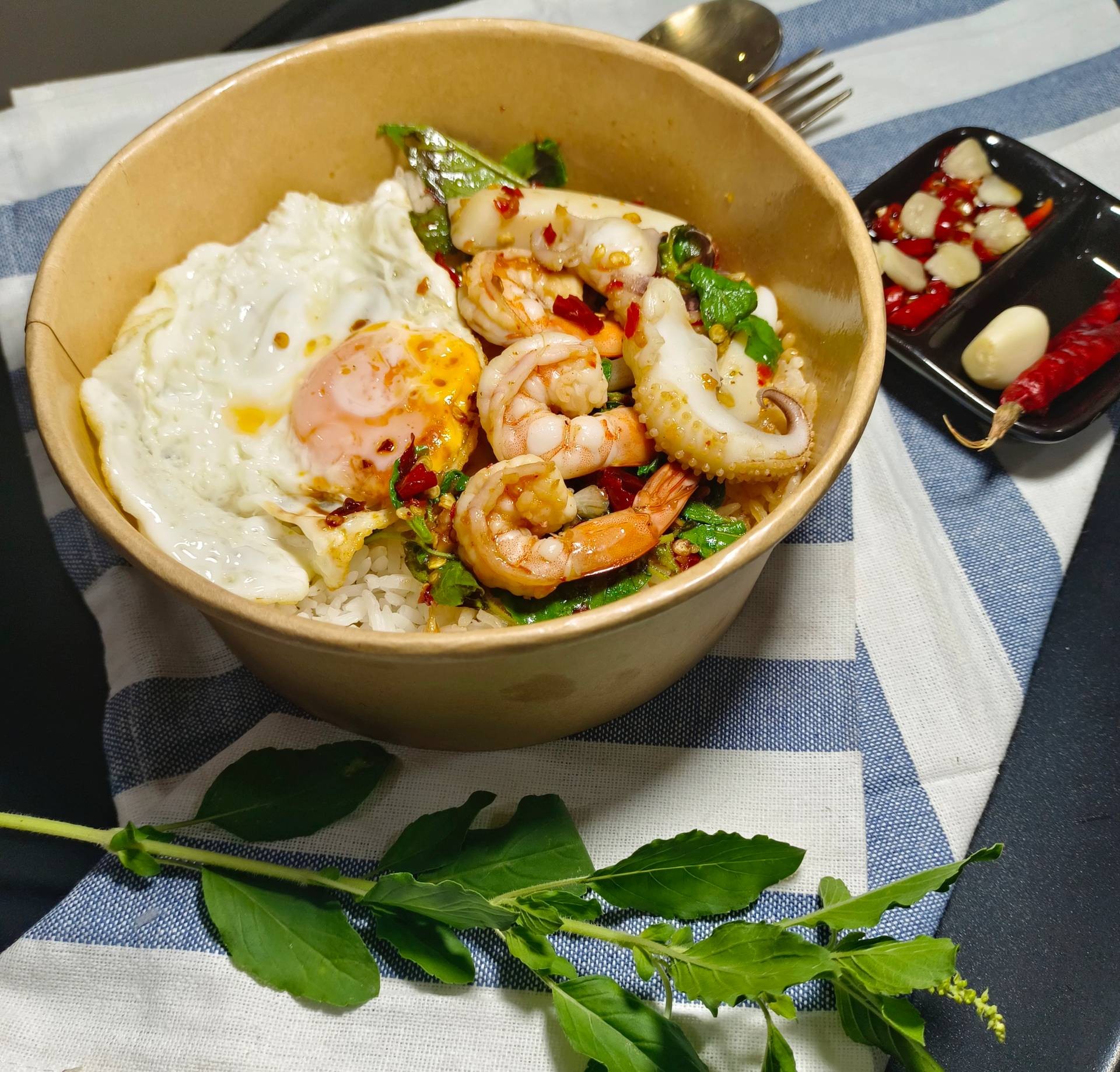 กะเพรา ทะเล + ไข่ดาว ร้าน ZENFRY เฟรนซ์ฟรายส์ถั่วเขียว สาขาตลาดต้นสัก ...