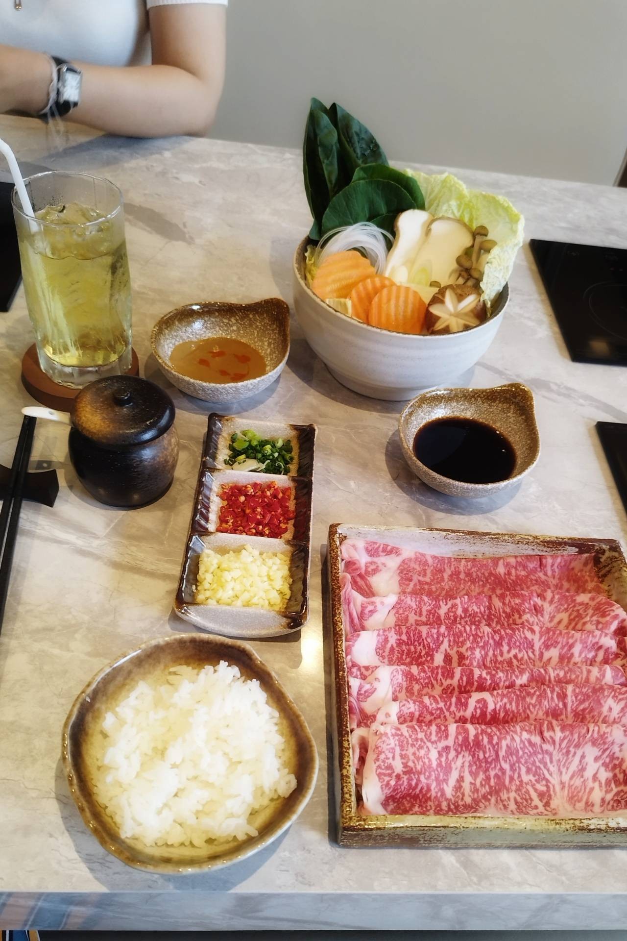 รีวิว Shabu & Co. - Shabu Shabu Set with A4 Saka-Gyu Ribeye and ...