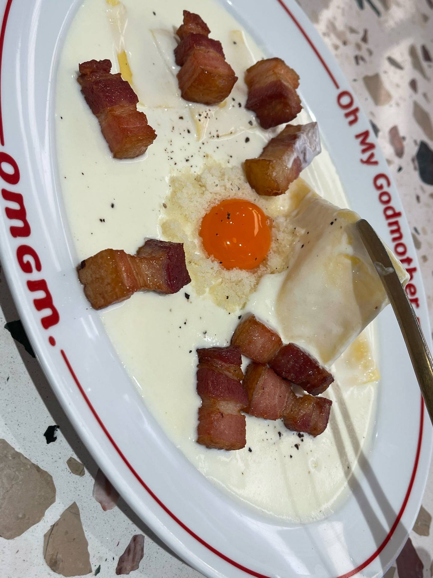 รีวิว Oh My Godmother - OMGM The Emsphere - Pasta ครีมมี่ฉ่ำๆ