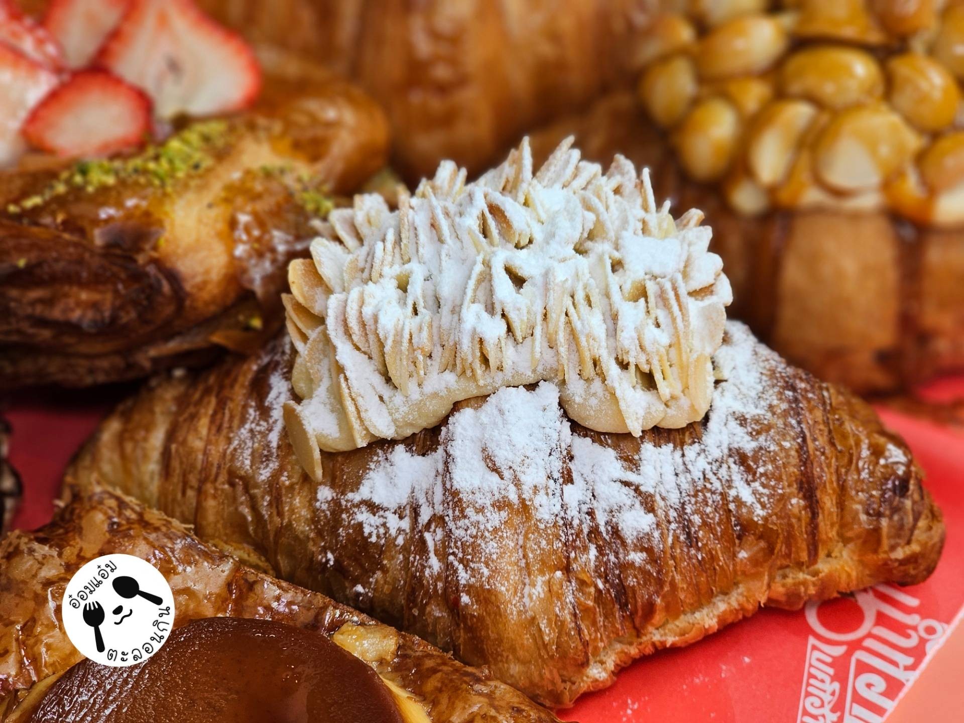 อัลมอนด์ครัวซองต์ ร้าน Namwan bakehouse (เมืองทองธานี) เมืองทองธานี