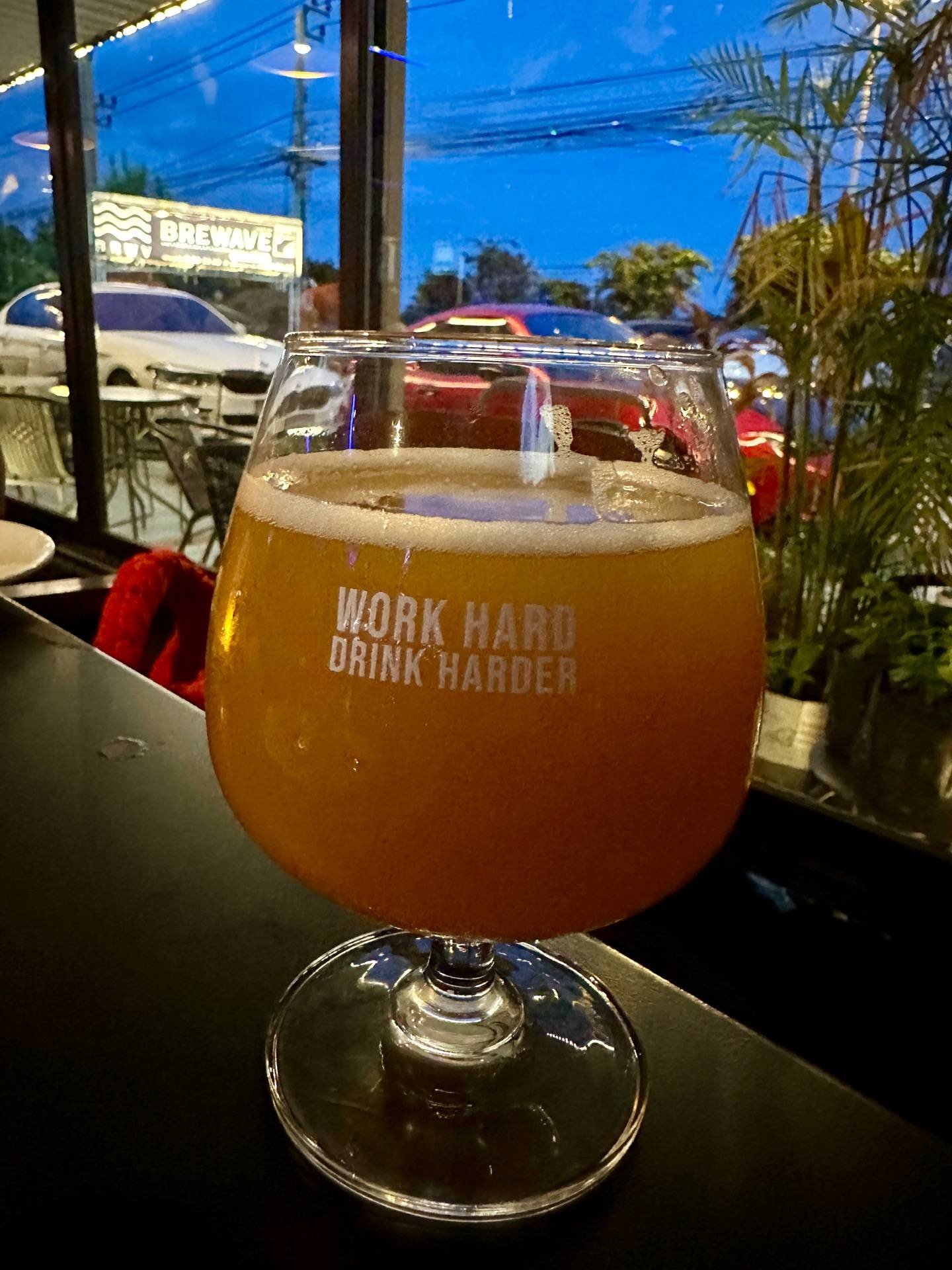 รีวิว Brewave เพชรเกษม - Craft Beer เยอะ อาหาร และดนตรีดี