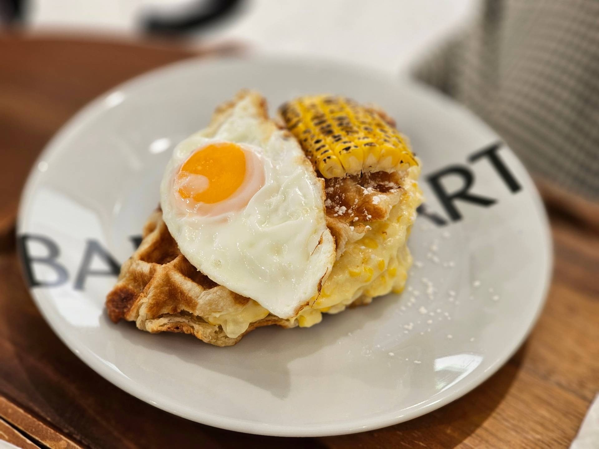 Garden Caramel Cream Cheese Crumble Croffle ร้าน Banyakart Khao Yai
