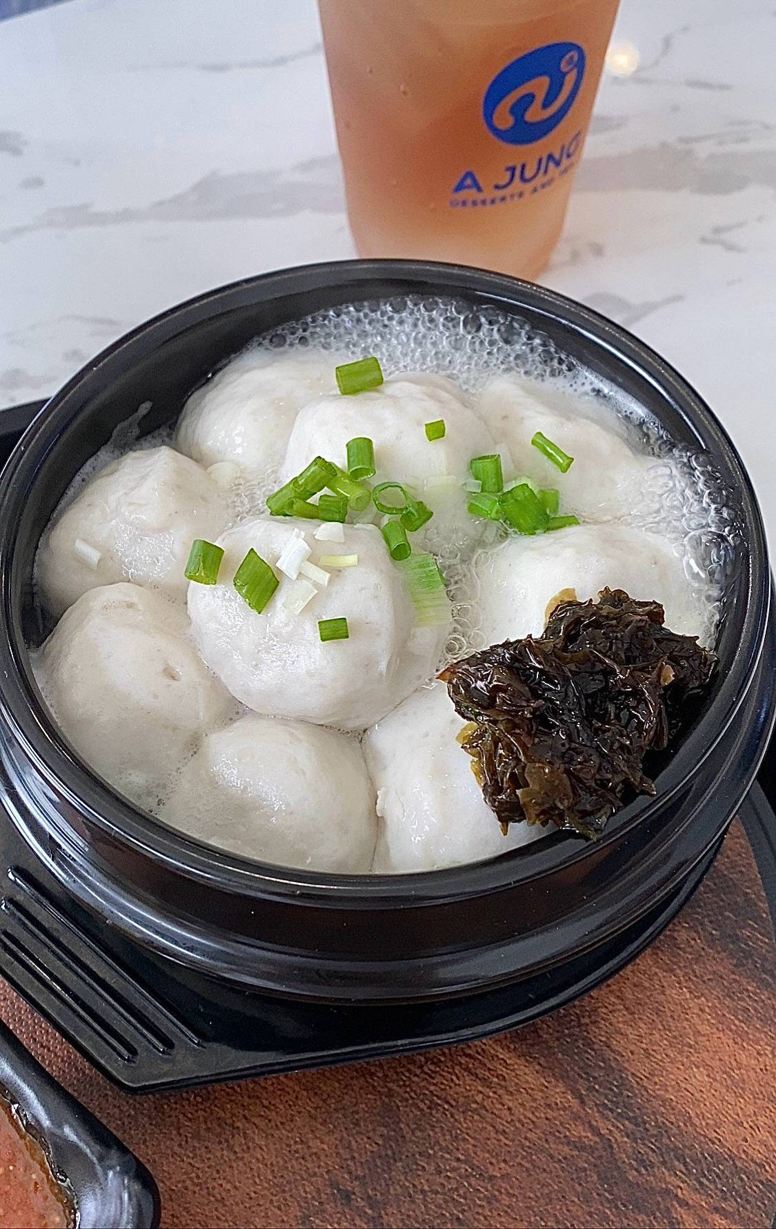 รีวิว A JUNG Fish Ball • อจัง ฟิชบอล (ชื่อเดิม สอาด ลูกชิ้นปลา) ถนนบรม ...