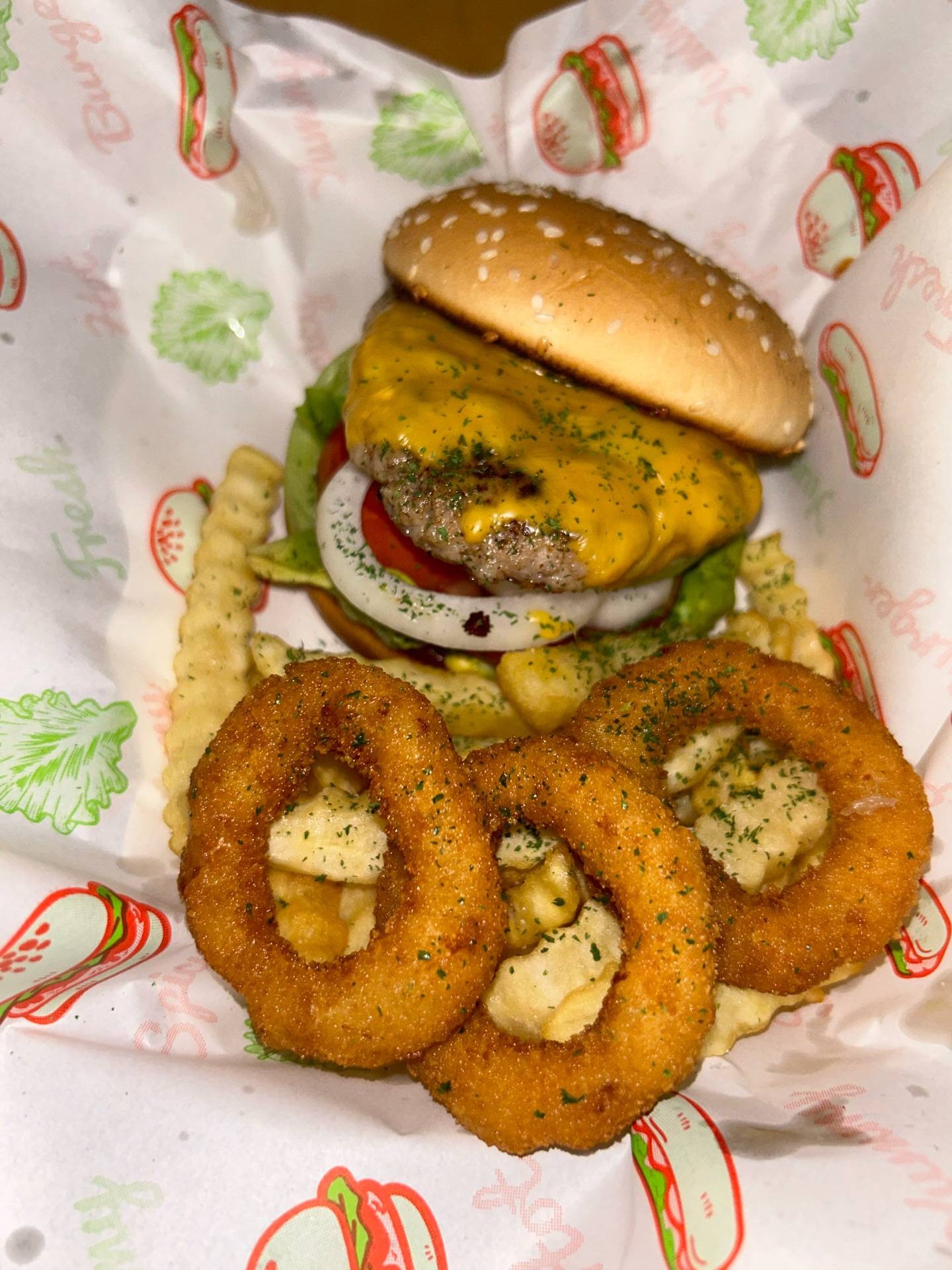 รีวิว Yellow Smoke Burger The Camping ground - เบอร์เกอร์ใน camping ...