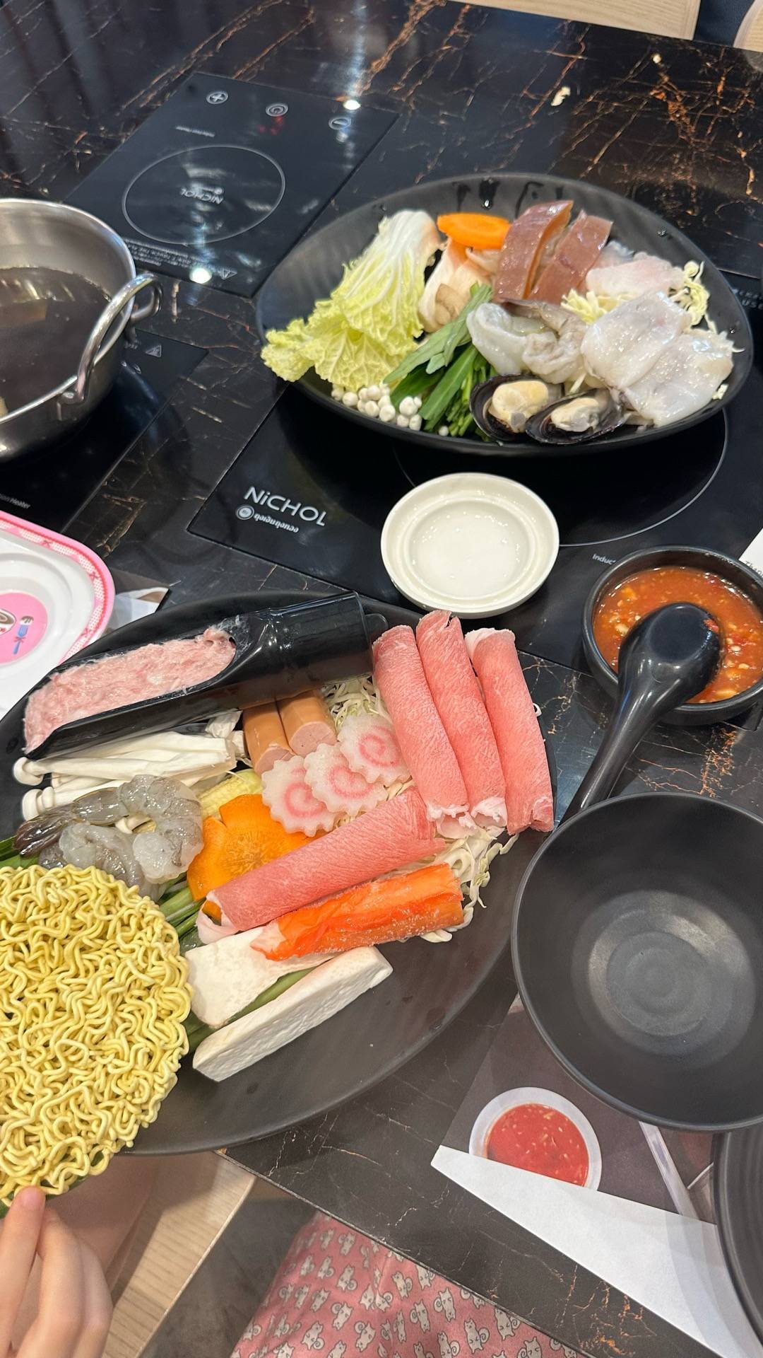 รีวิว Sharki Mala INT Intersect Rama 3 - ชาบูปลาฉลามราคาคุ้มค่า ของดี!!