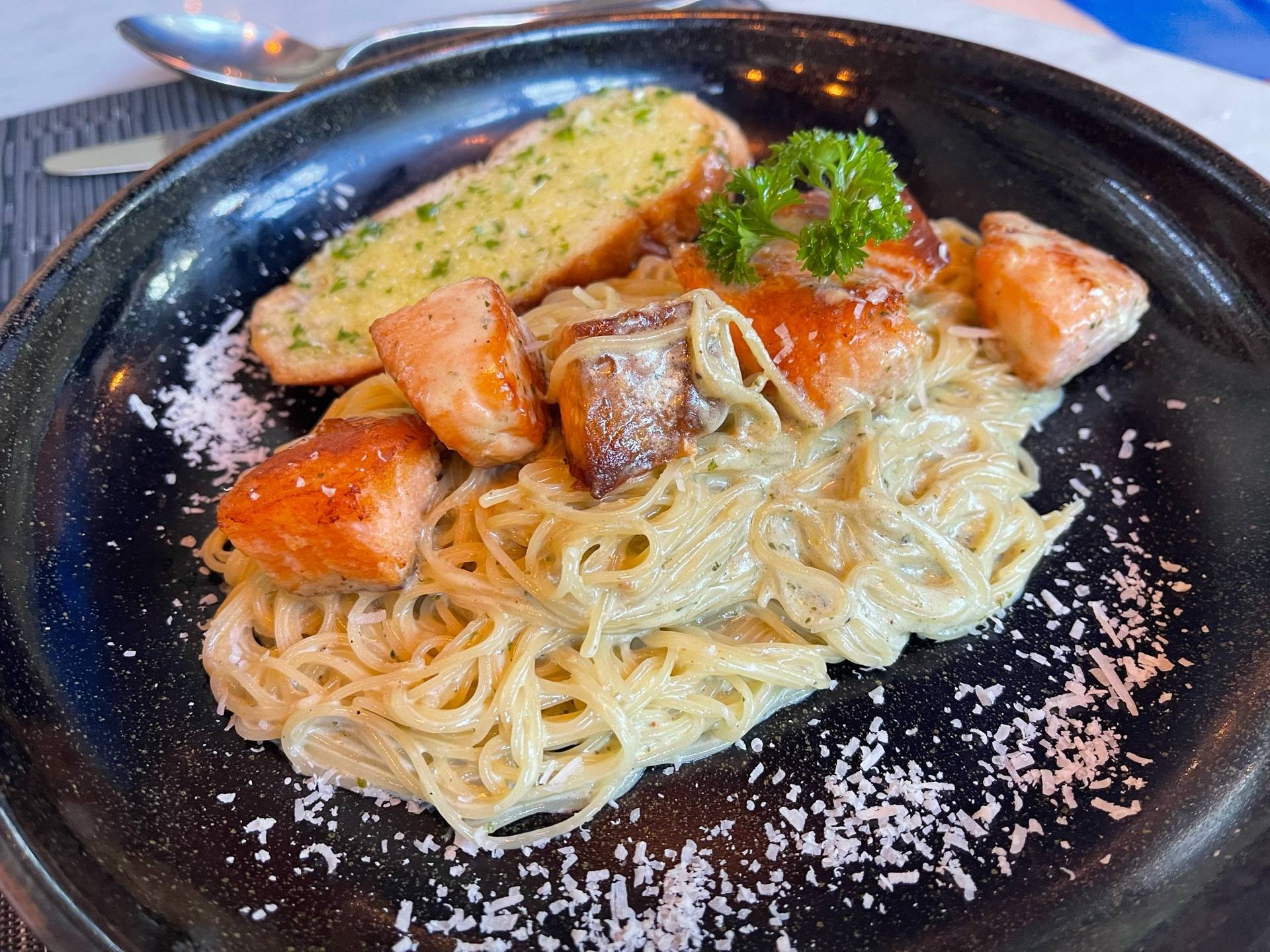ร้าน LOBS Lobster brunch & bistro พร้อมพงษ์ | รีวิวร้านอาหาร