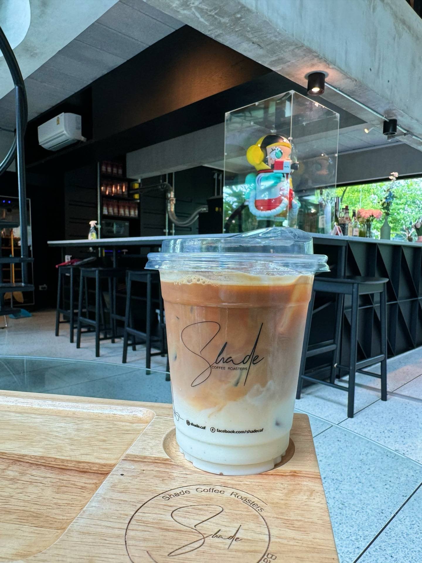 รีวิว Shade Coffee Roasters บางแสน - คาเฟ่สวย มุมถ่ายรูปเด็ด พื้นที่ ...
