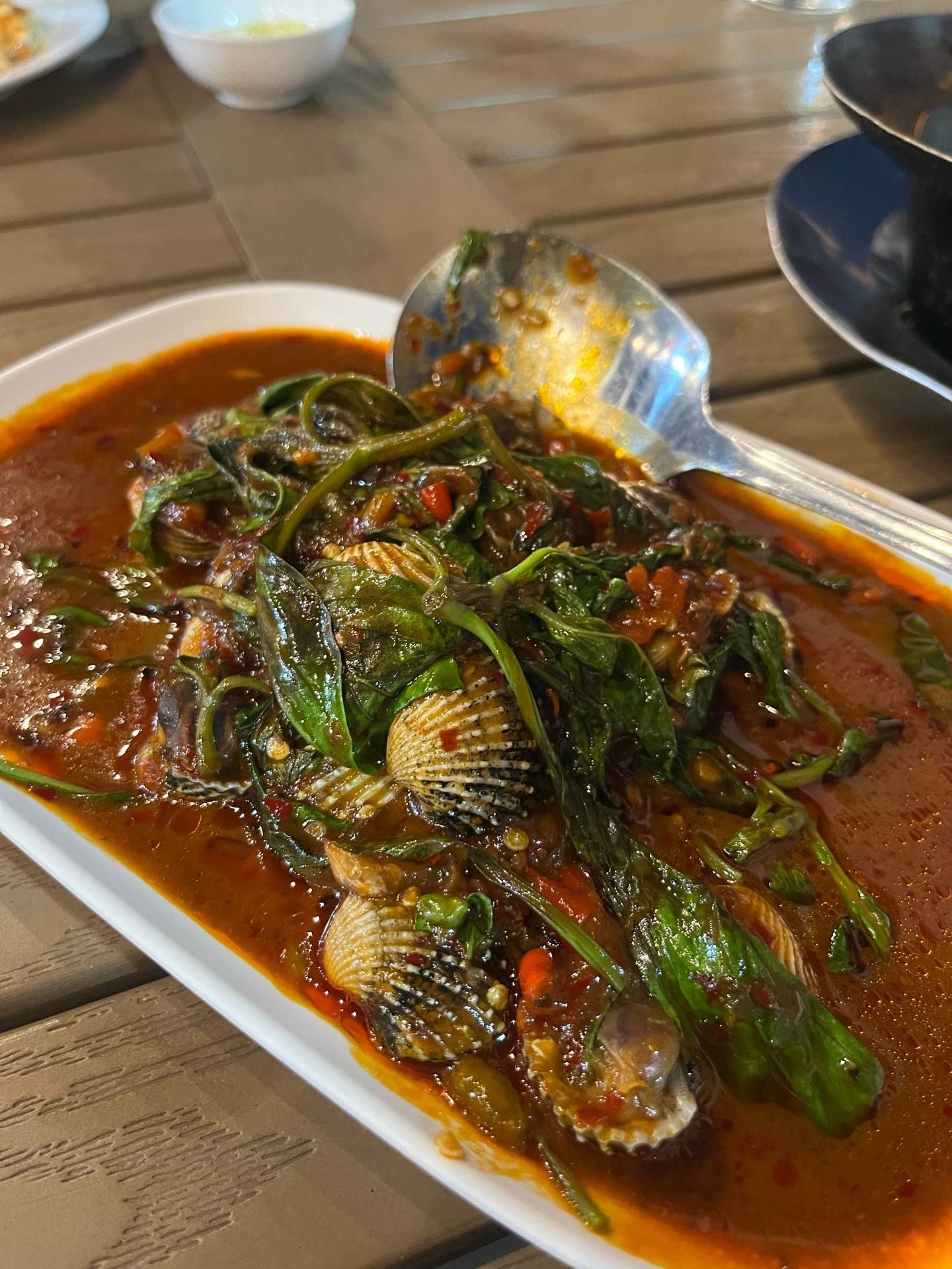 หอยแครงผัดพริกเผา ร้าน อบอร่อย สาย1(ถนนตัดใหม่) สาย1 ถนนตัดใหม่ SHA Plus+