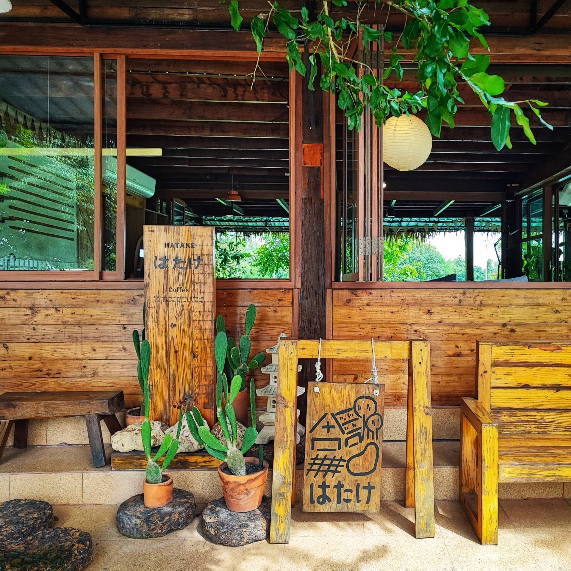 รีวิว Hatake Cafe & Homestay ตำบลไชยสถาน - ร้านกาแฟ สไตล์ ญี่ปุ่น ที่เขาน้อย