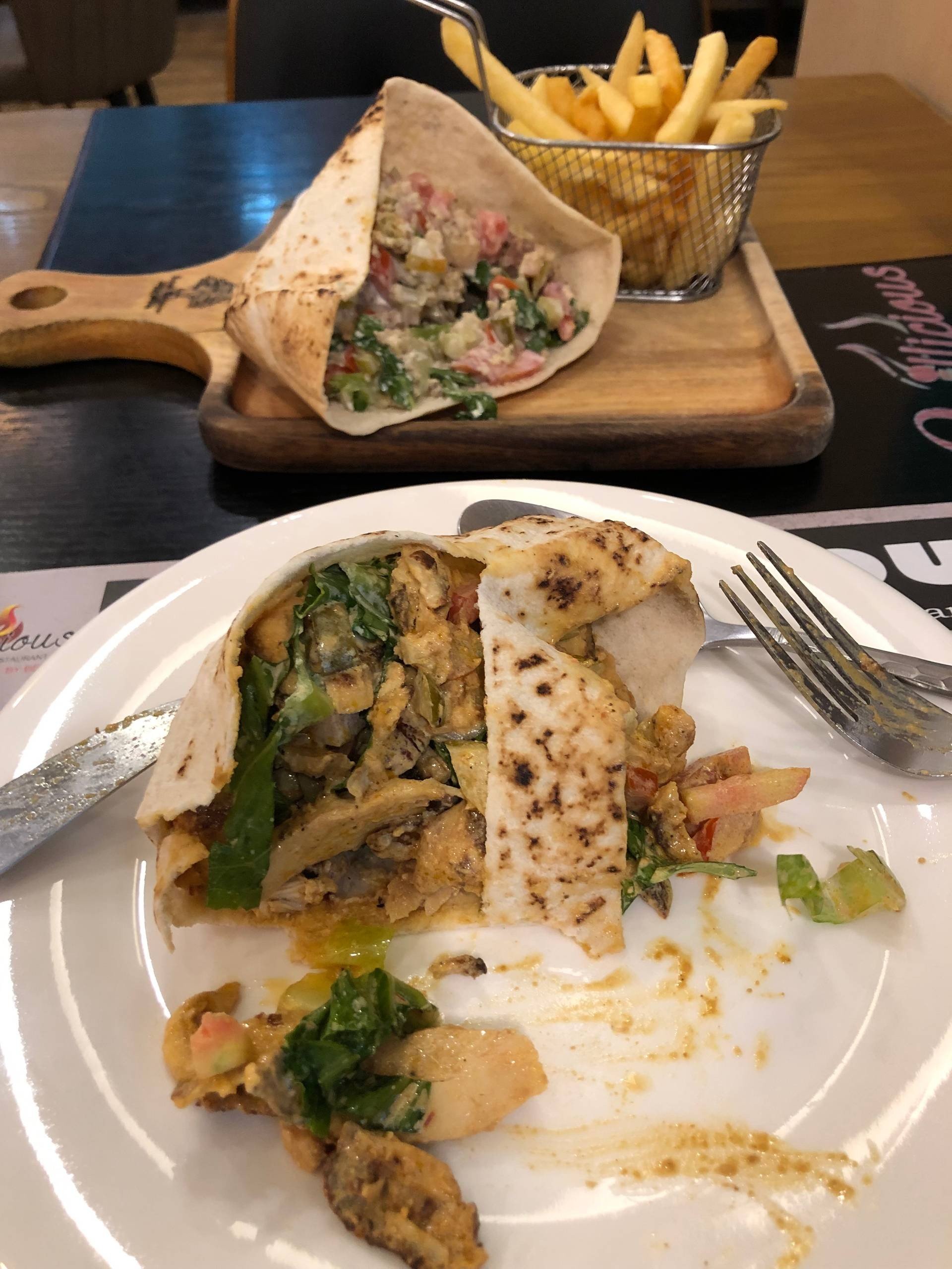 รีวิว Grillicious by Beirut เทอมินอล21 อโศก - เค็มมาก น้ำชาที่แถมตอน ...