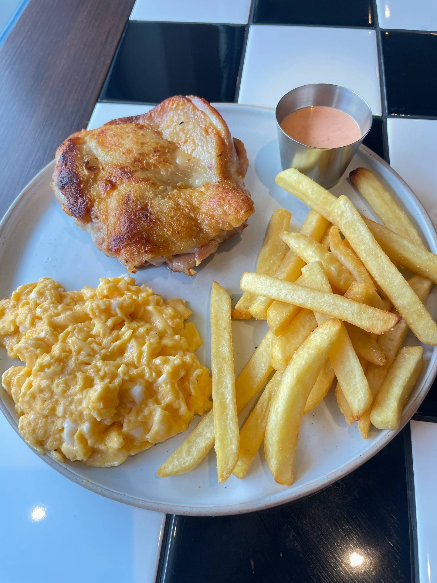ร้าน TON TON - Coffee, Eggs & Baked Goods | รีวิวร้านอาหาร