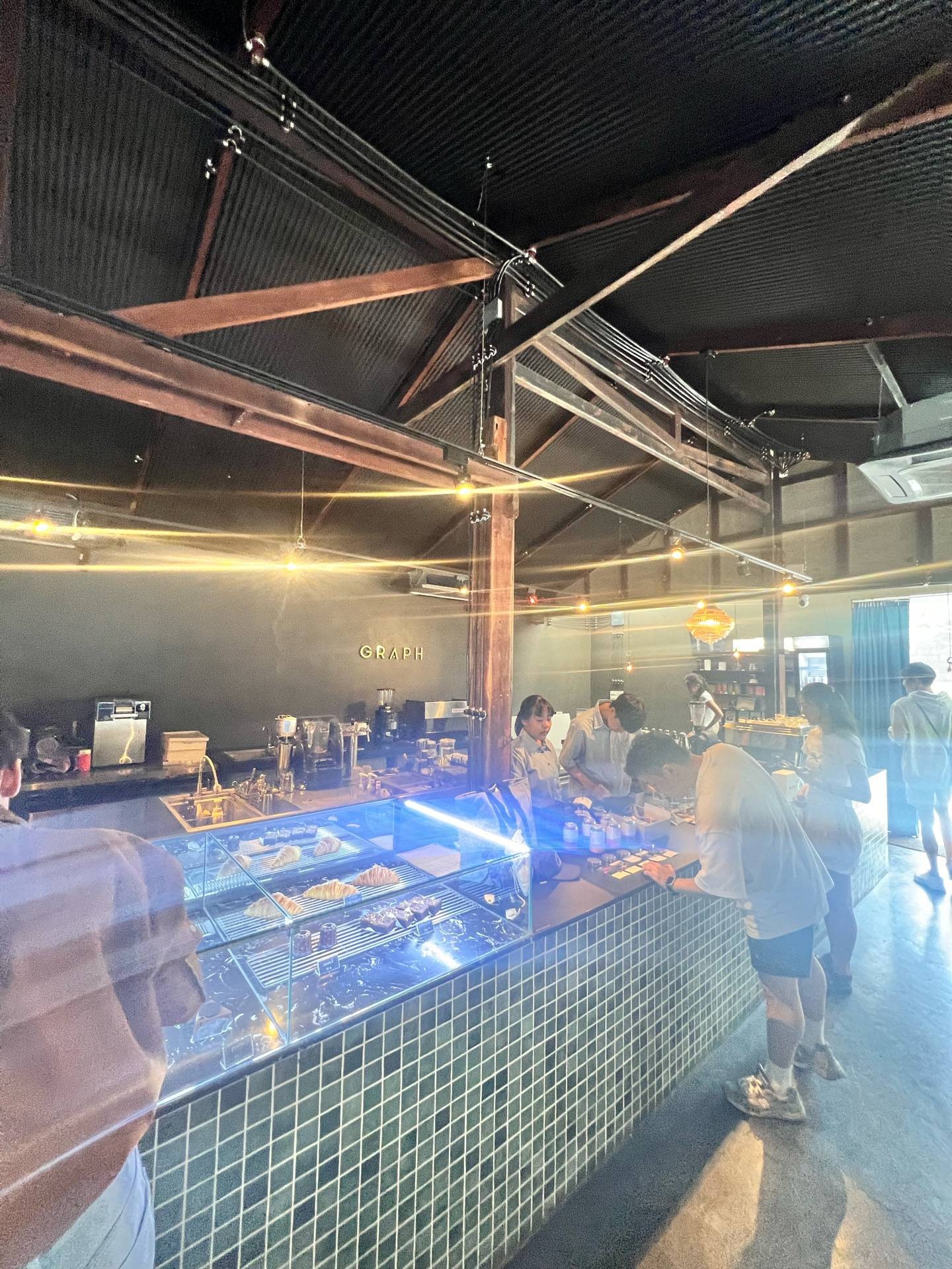 รีวิว GRAPH ground - คาเฟ่บรรยากาศดี มืดๆ แต่มีคลาส ที่เชียงใหม่