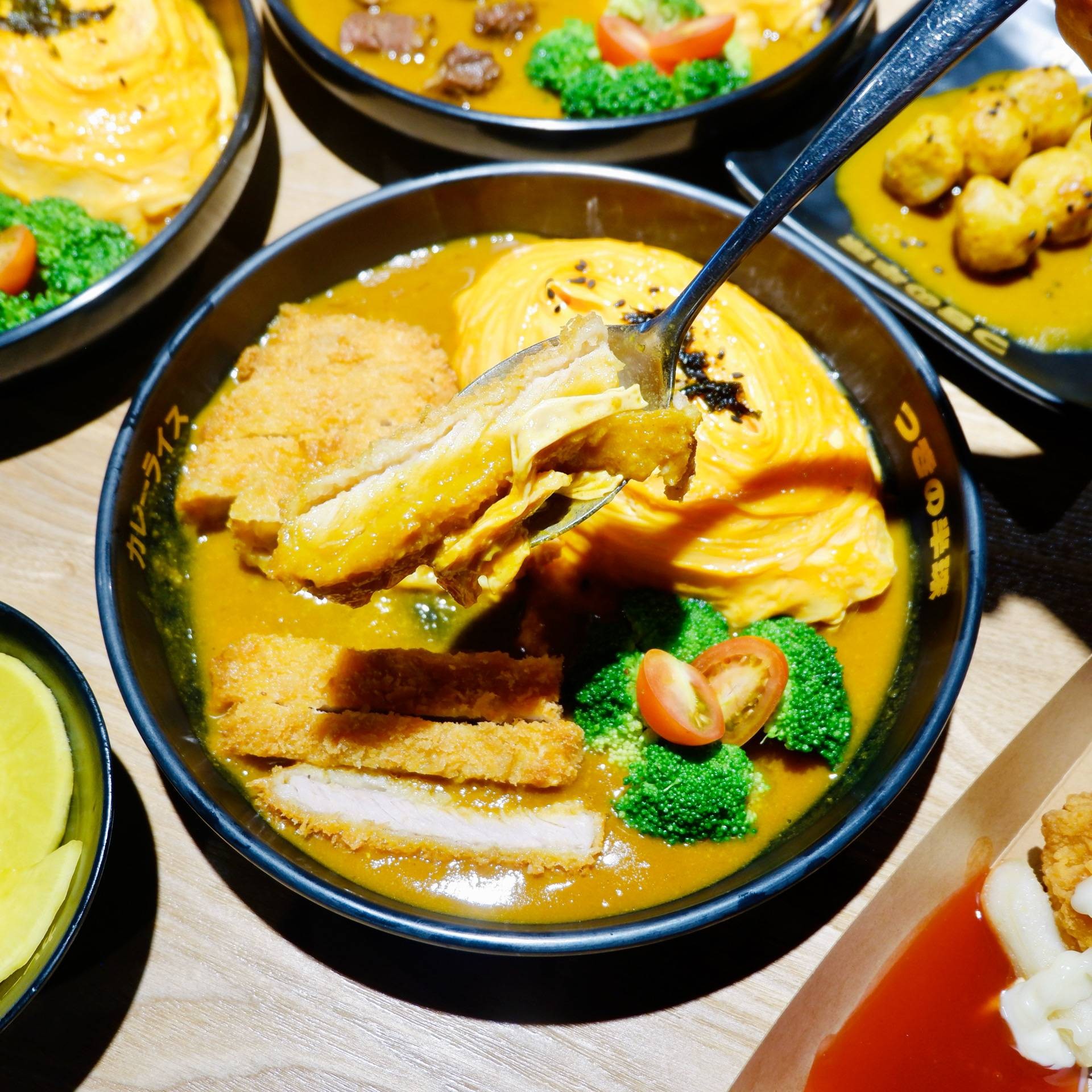 รูป Meet Moon Curry Omurice G Tower