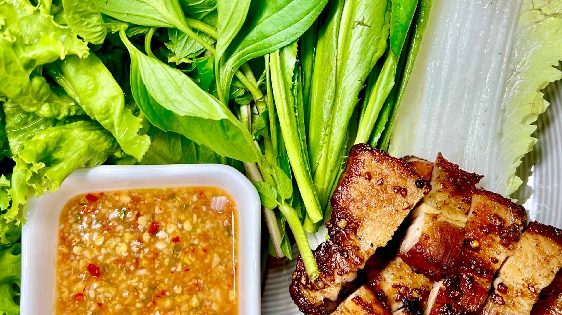 Pigup.th - เมี่ยงหมูสามชั้นย่าง - สั่งอาหารเดลิเวอรี | Wongnai x LINE MAN