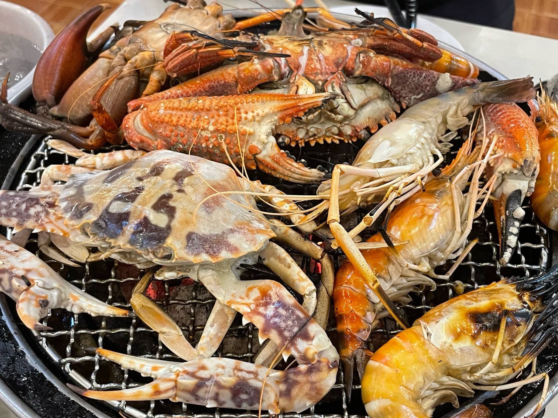 รีวิว ฮันเตอร์ ซีฟู้ด บุฟเฟ่ต์ Hunter Seafood Buffet - บุฟเฟ่ต์ทะเลเผาสดๆ