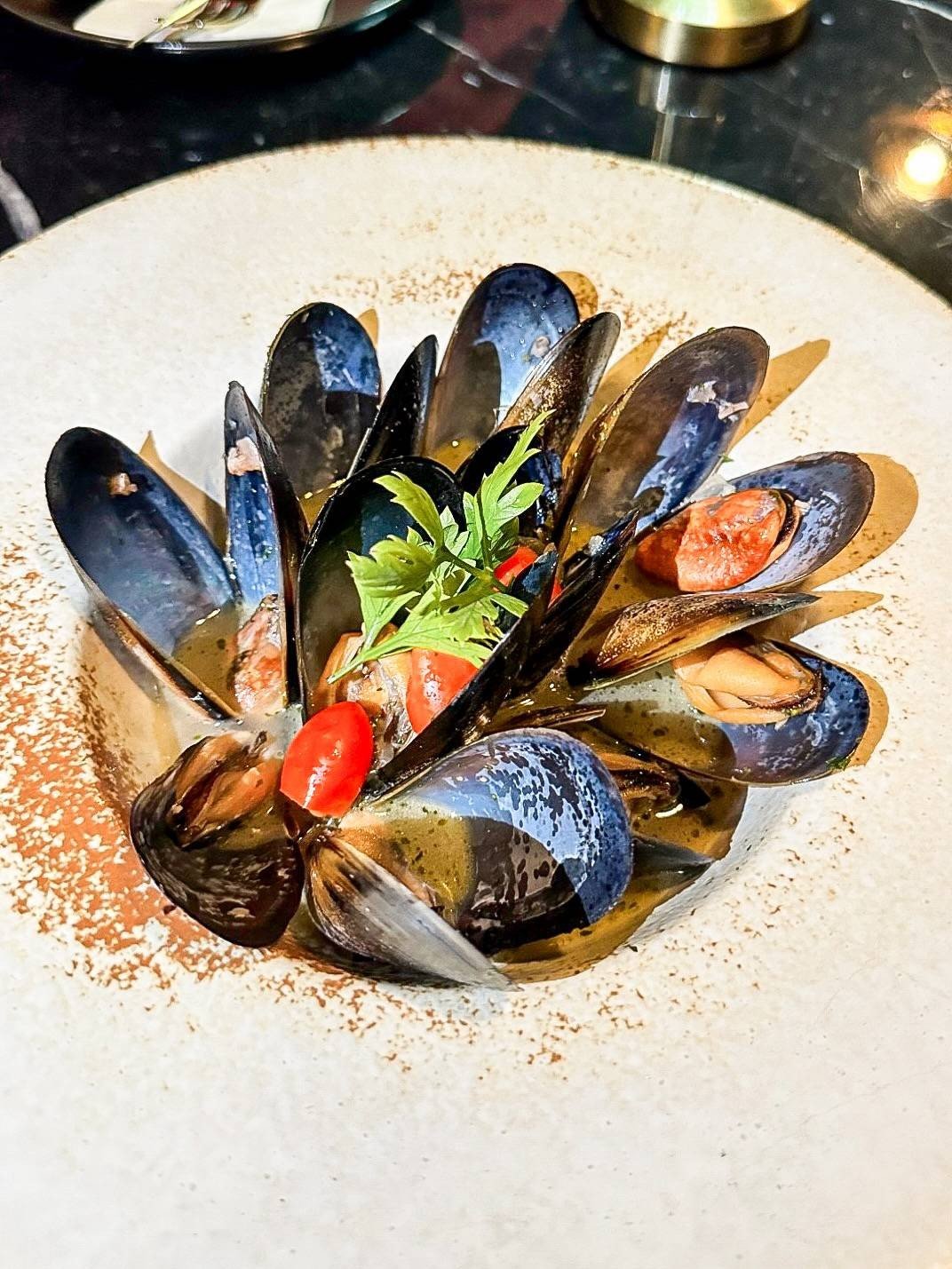 รีวิว Osca & Blanco Bar and Restaurant - ร้านบรรยากาศดี เหมาะมาดื่มมาดร ...