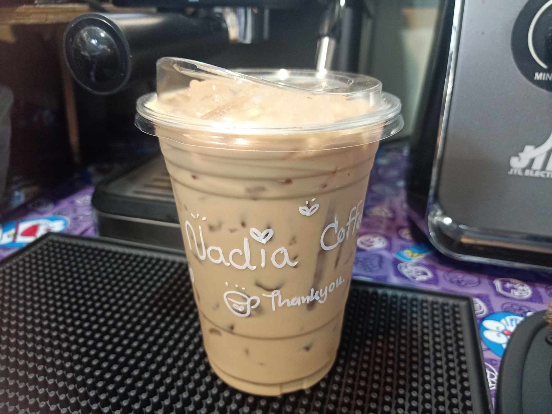 รูป Nadia coffee (นาเดียร์ชากาแฟ ซุ้มน้ำสีเขียว)ซอยข้างอนามัยบึง