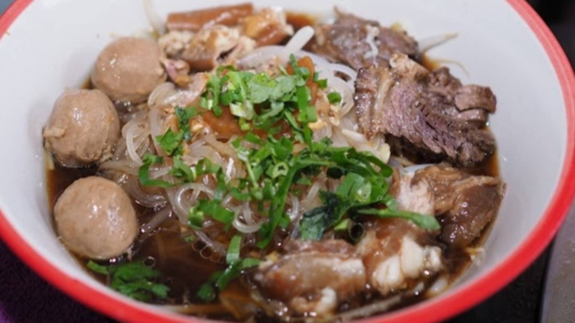 ชอบ ชิม ชีส (ร้านก๋วยเตี๋ยวซอยสี่) Chop Chim Cheese | สั่งอาหารออนไลน์ ...