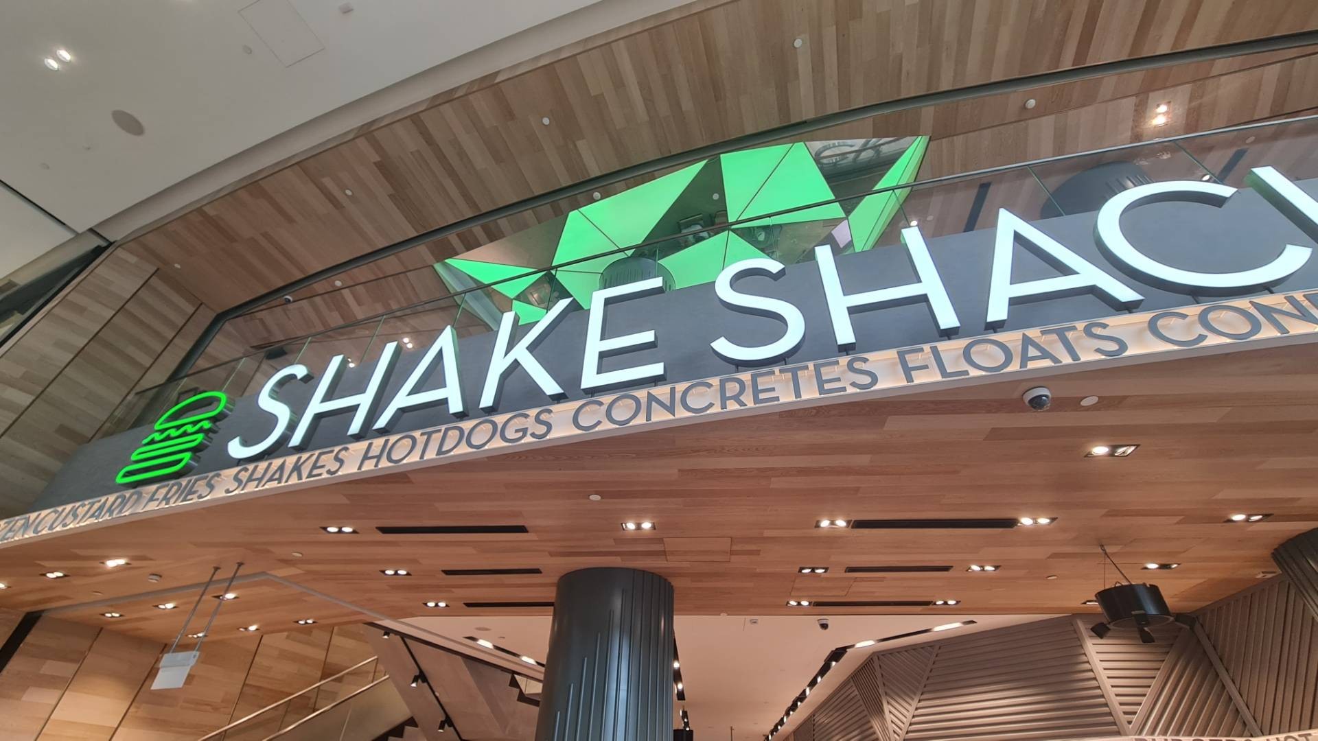 รูป Shake Shack Jewel Changi Airport